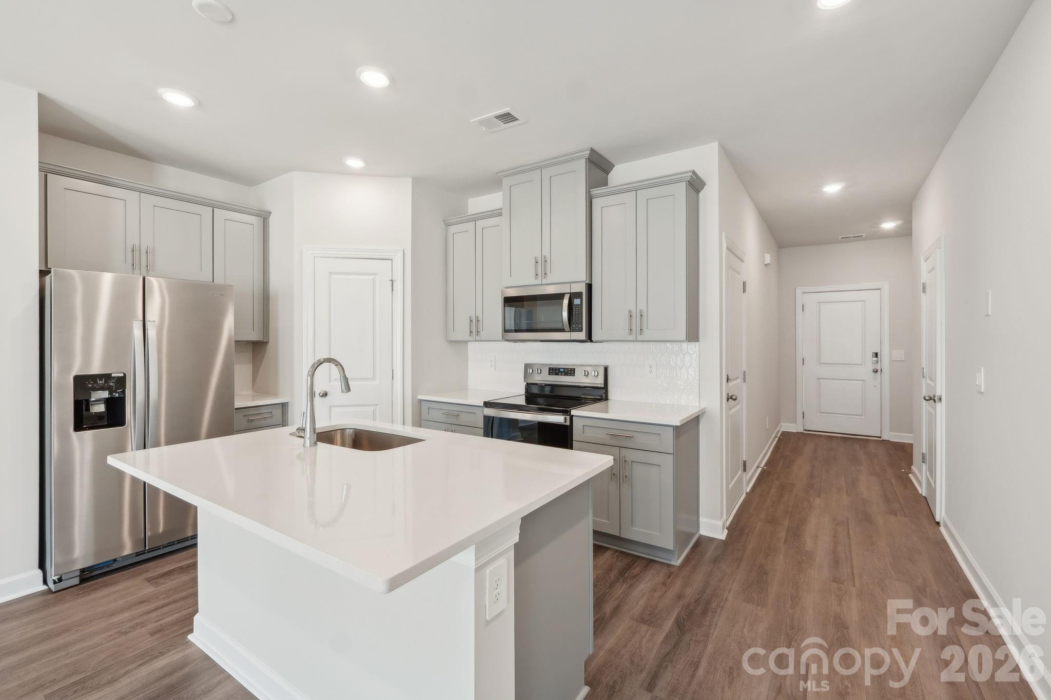 Photo 4 of 8116 Hidden Springs Trail, Charlotte, NC