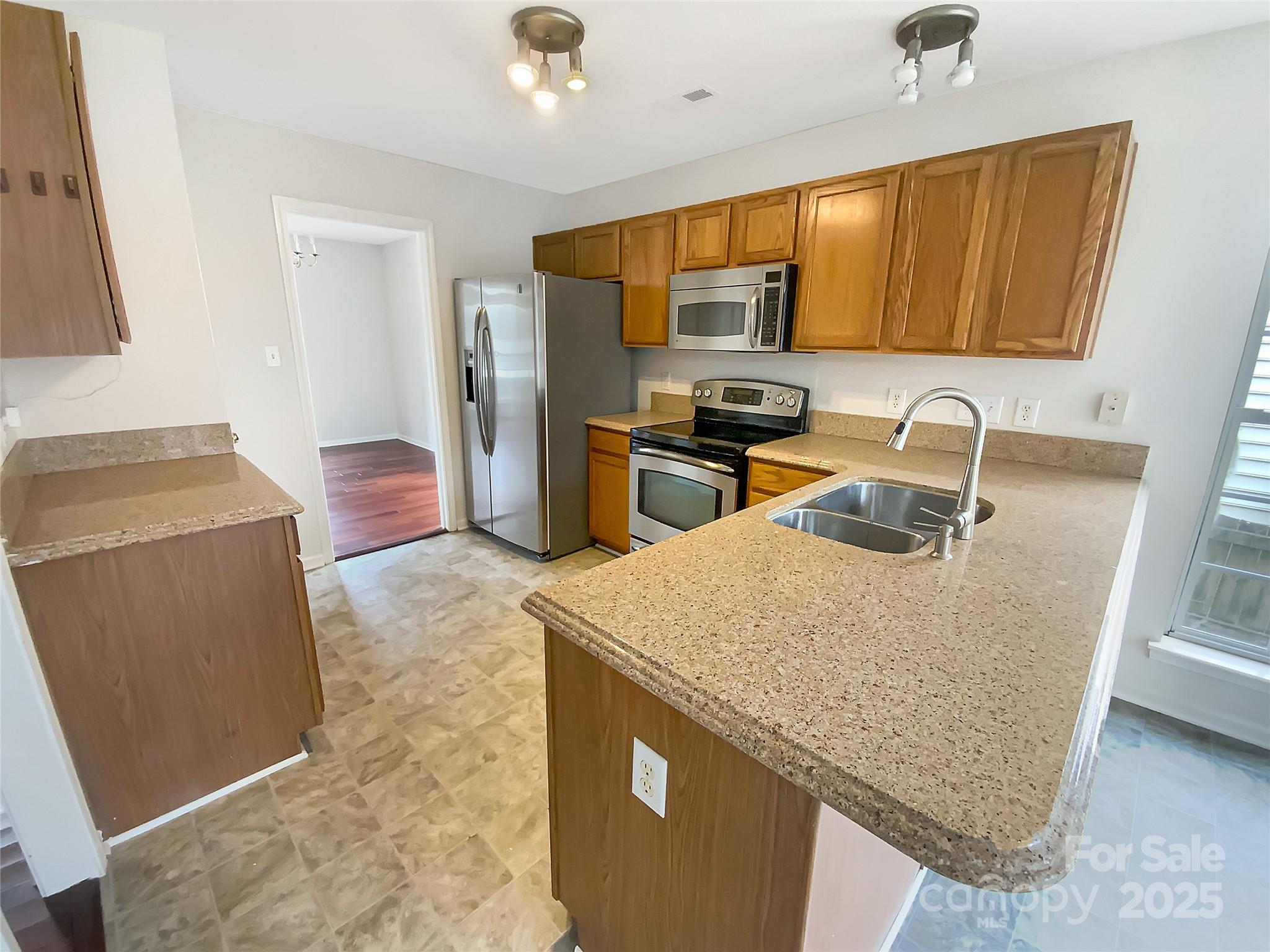 Photo 10 of 12134 Brownestone View Drive, Charlotte, NC