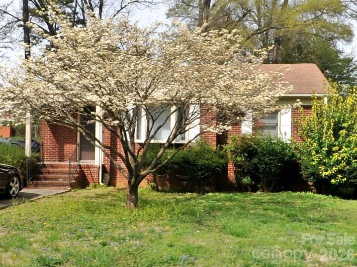 Home for sale at 1632 Madison Avenue, Charlotte, NC — photo 1 of 40
