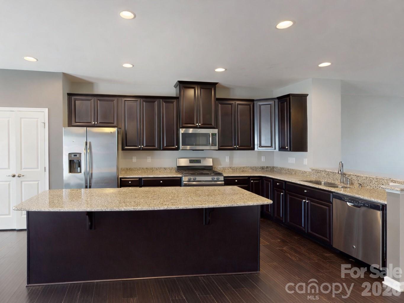Photo 2 of 1637 Fleetwood Drive, Charlotte, NC