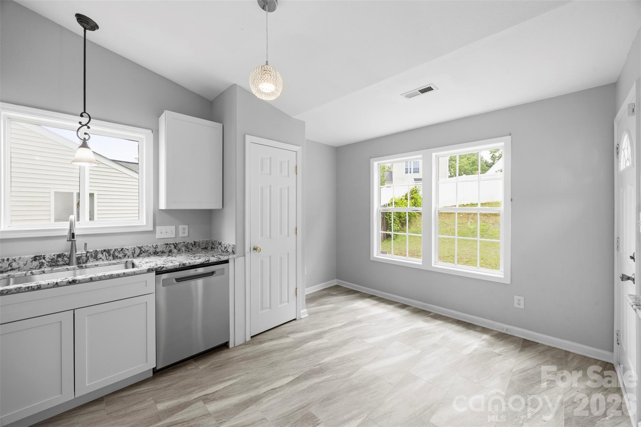 Photo 7 of 1528 Oakdale Green Drive, Charlotte, NC