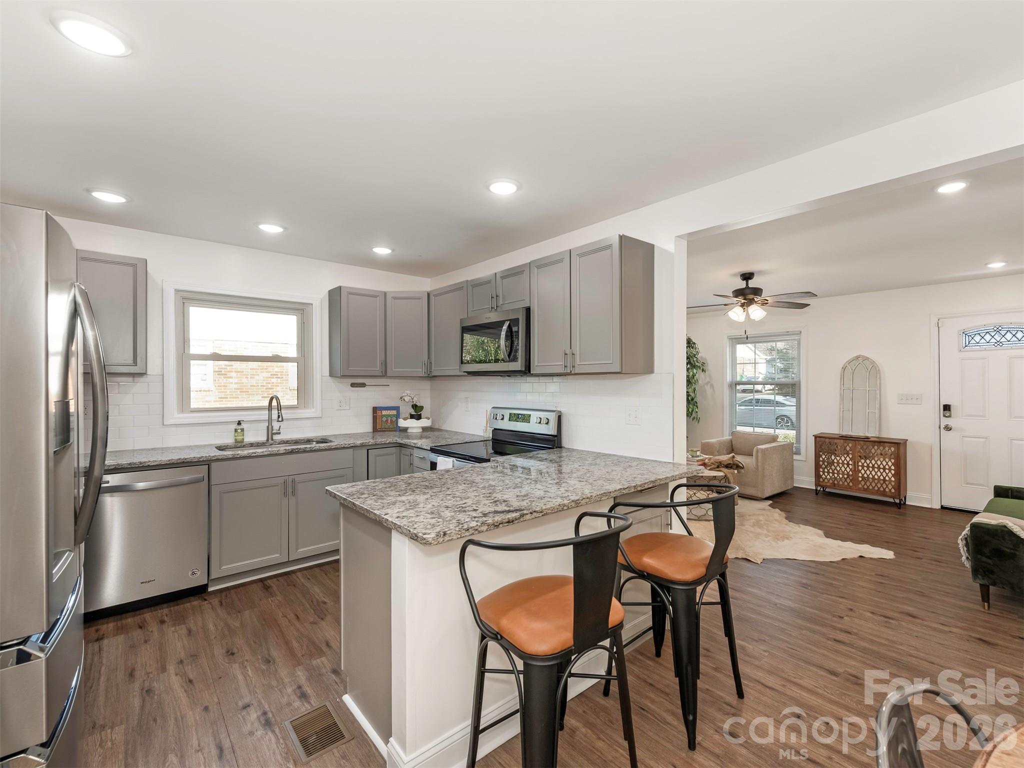 4014 Fieldcrest Road, Charlotte, NC - photo 11 of 37
