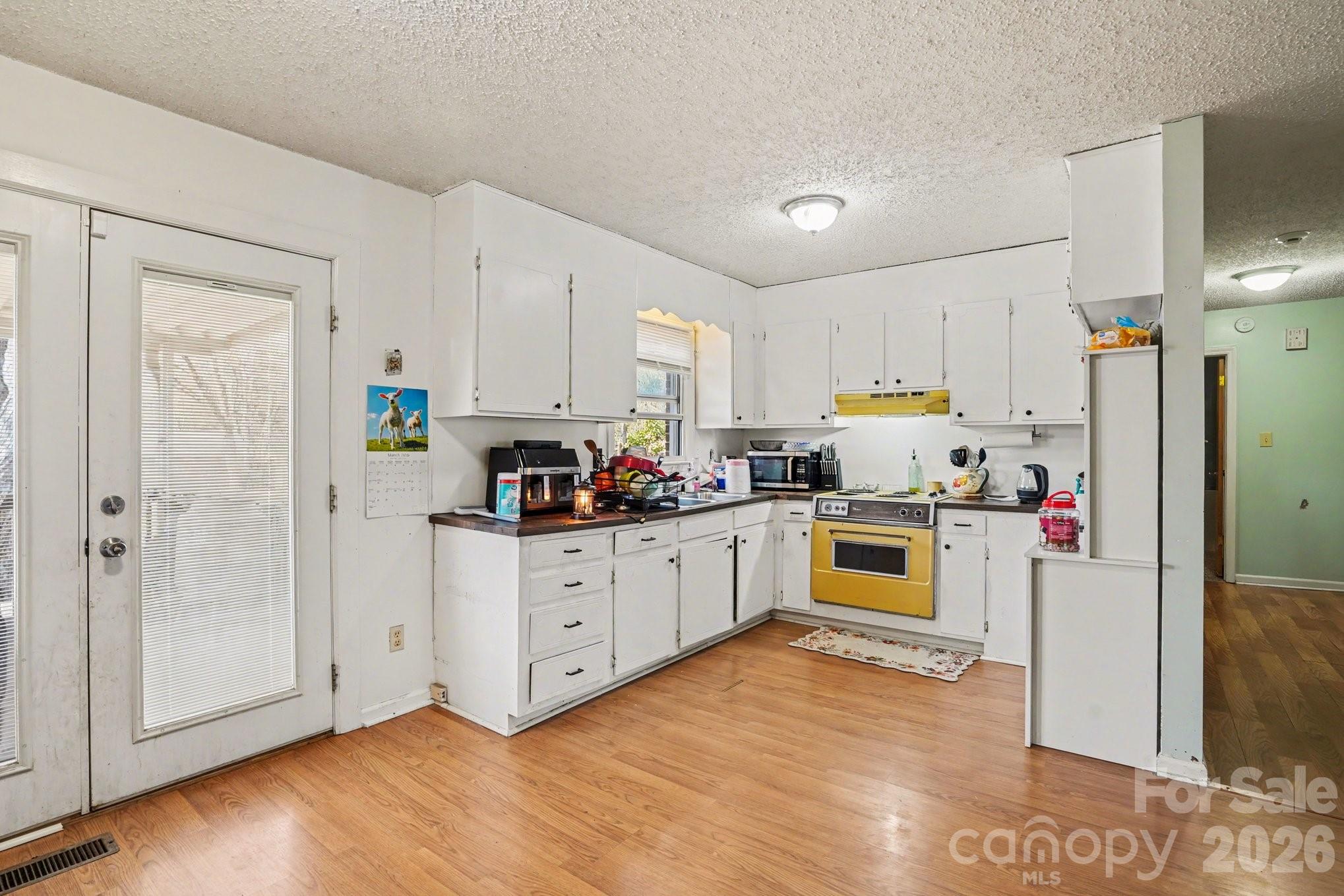Photo 3 of 1004 Oakwood Avenue, Kannapolis, NC