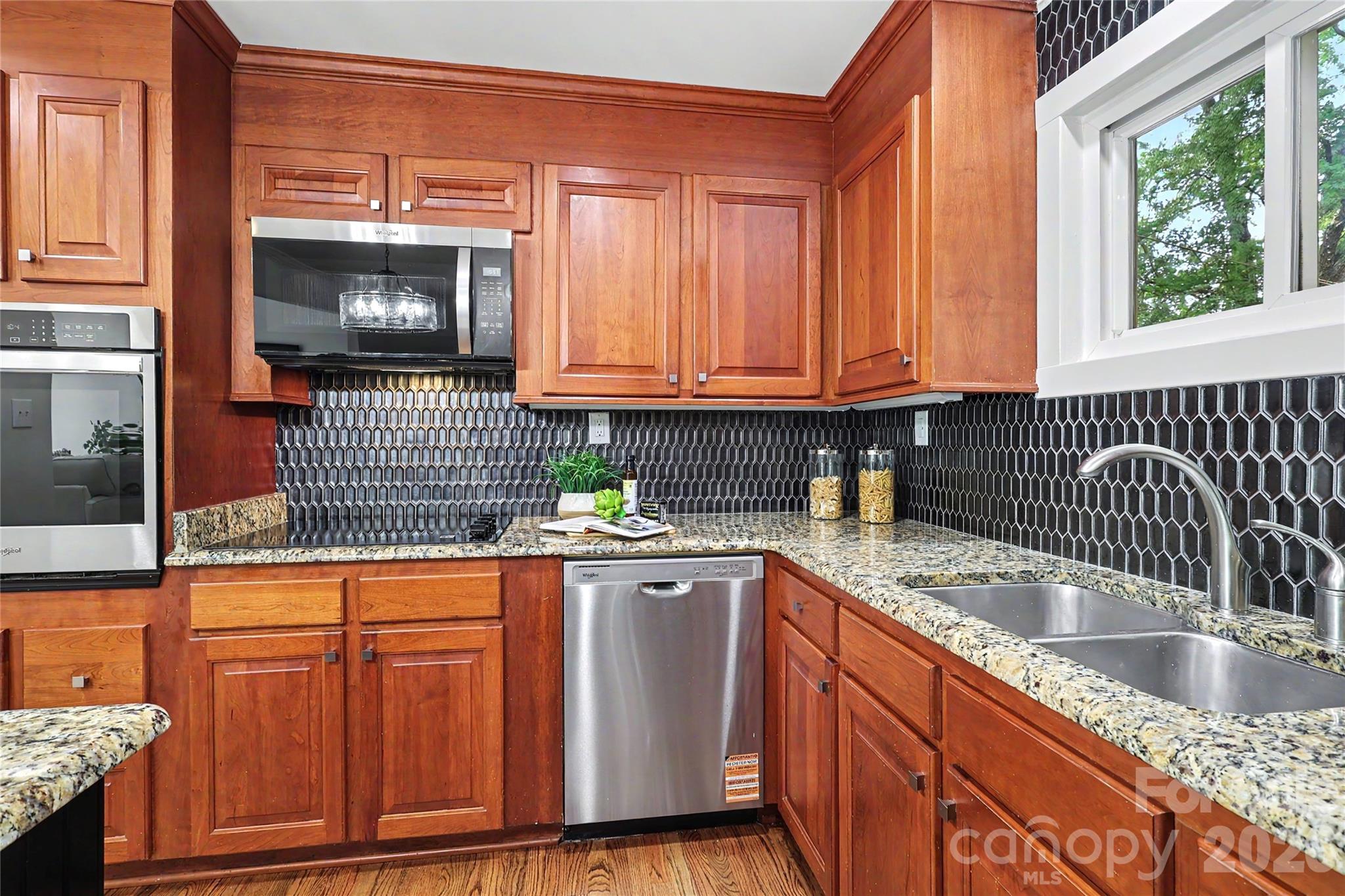 Home for sale at 3834 Moultrie Street, Charlotte, NC — photo 11 of 38