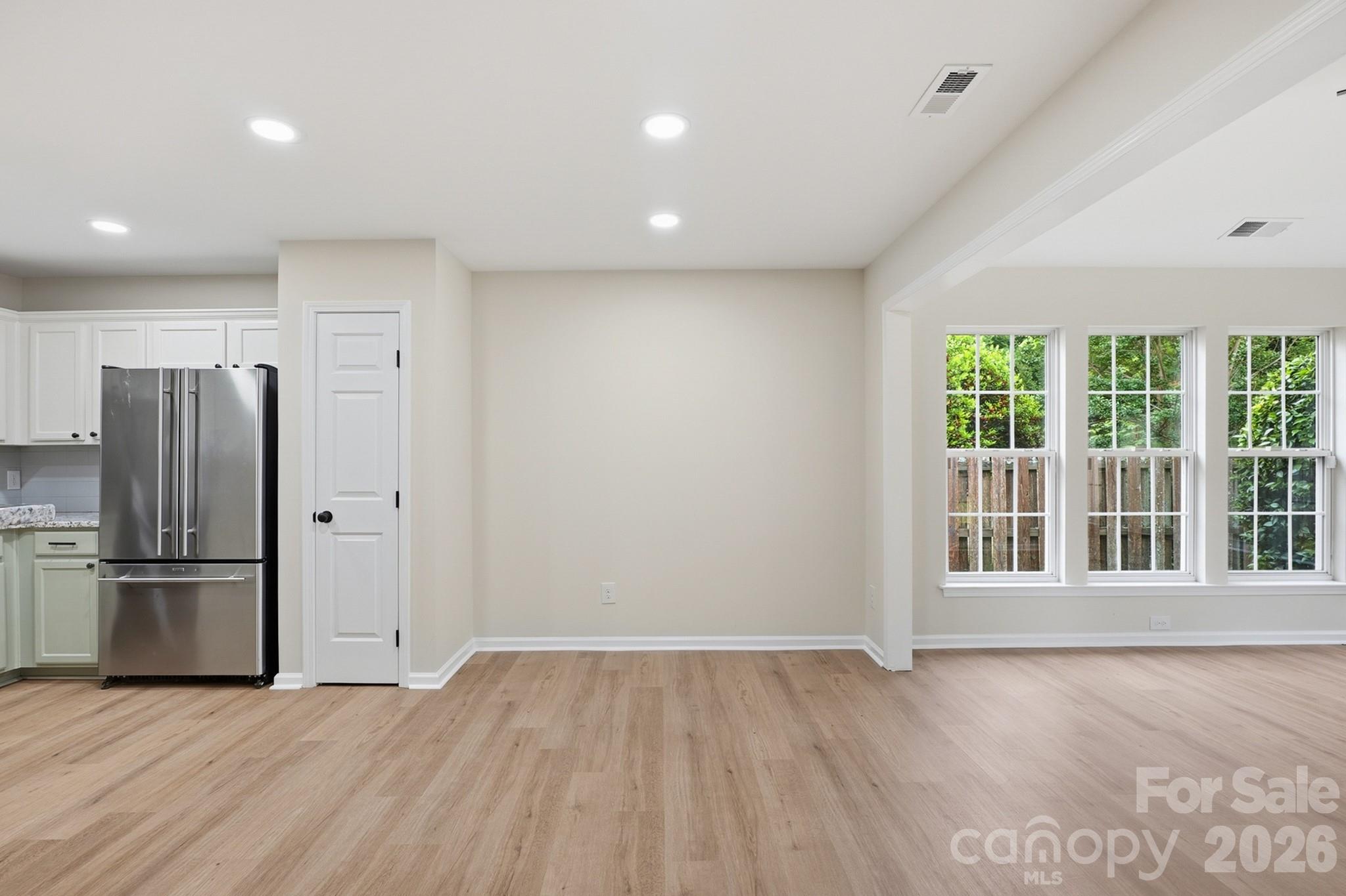 Photo 5 of 5123 Sunburst Lane, Charlotte, NC