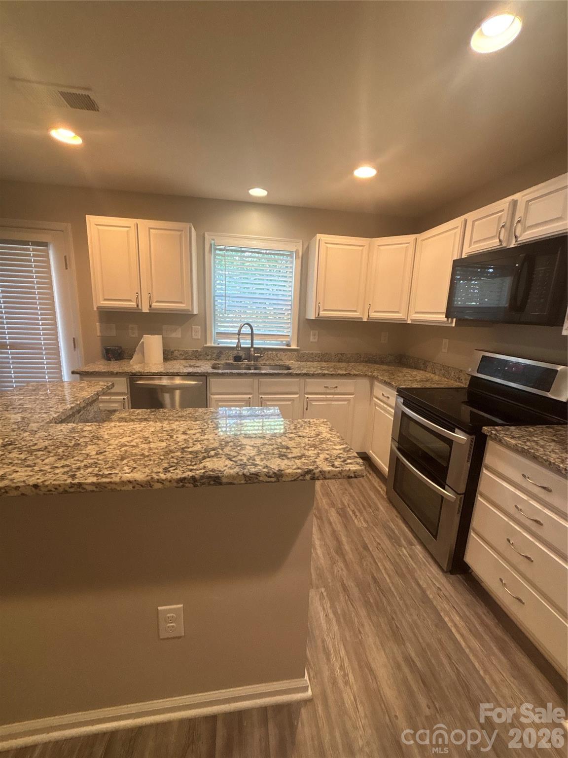 Photo 4 of 7413 Tupelo Lane, Charlotte, NC