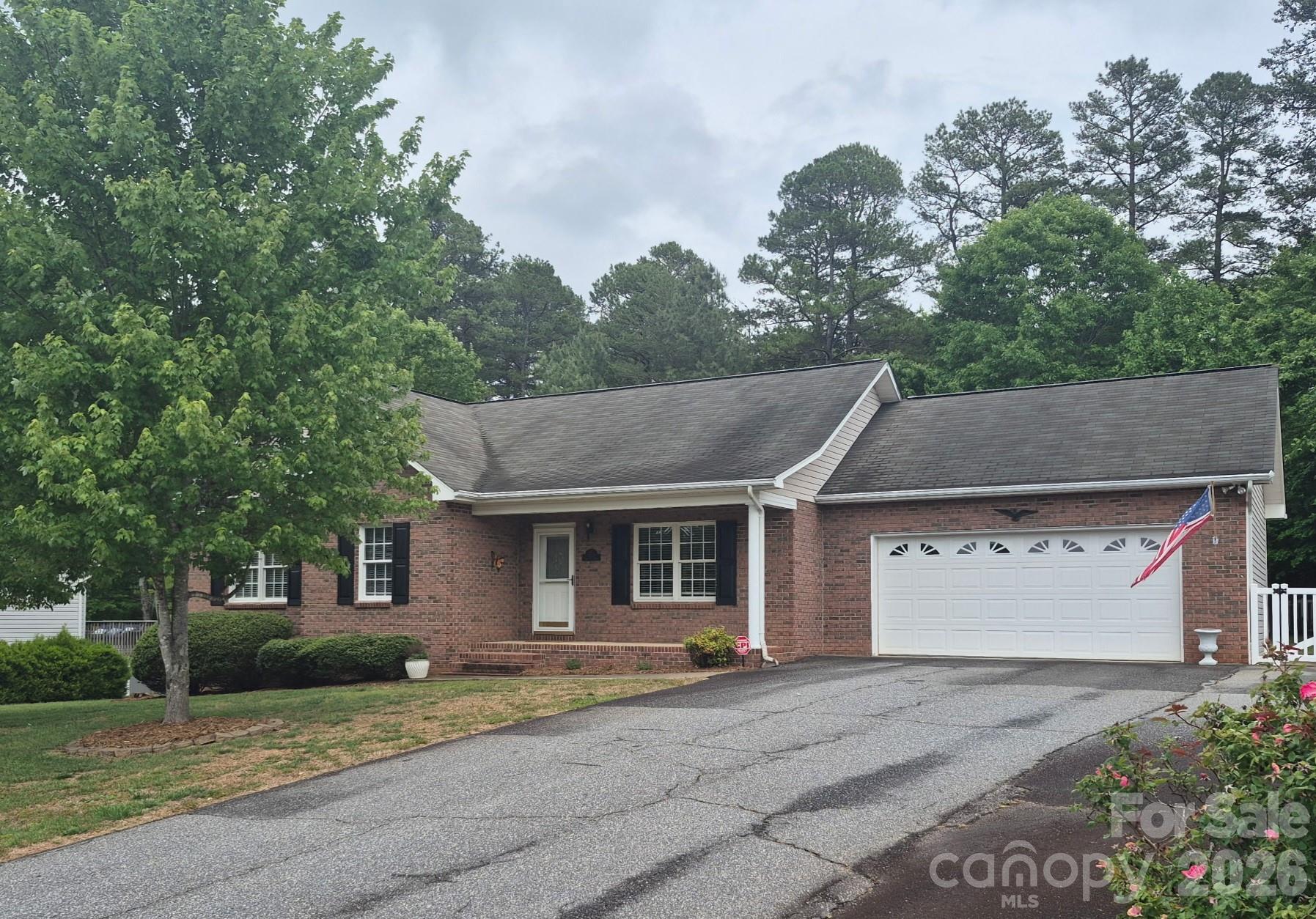 Photo 3 of 5126 Silver Tree Trail, Conover, NC