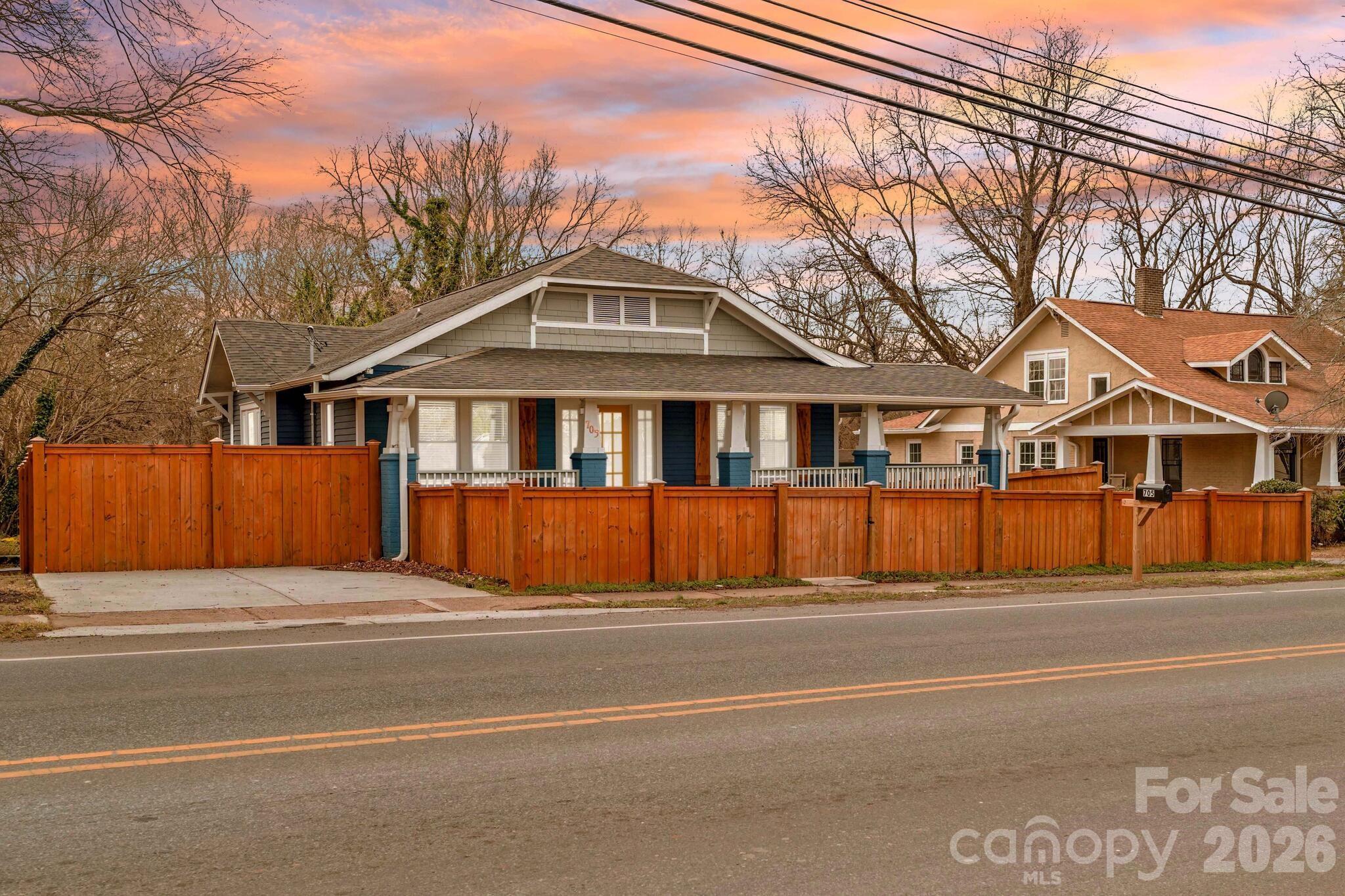 Photo 2 of 705 W 5th Avenue, Lexington, NC