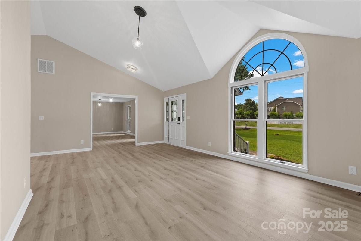 Photo 4 of 5916 Cashion Road, Huntersville, NC