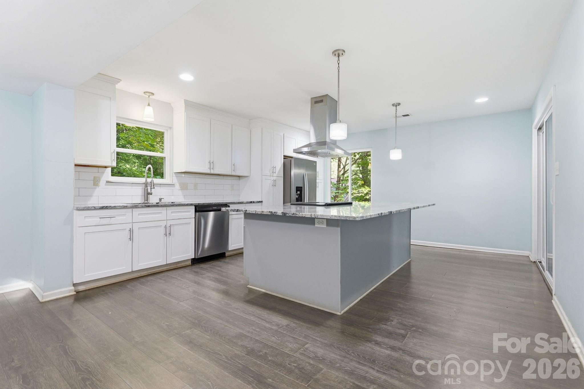 Home for sale at 7401 Park Vista Circle, Charlotte, NC — photo 5 of 33
