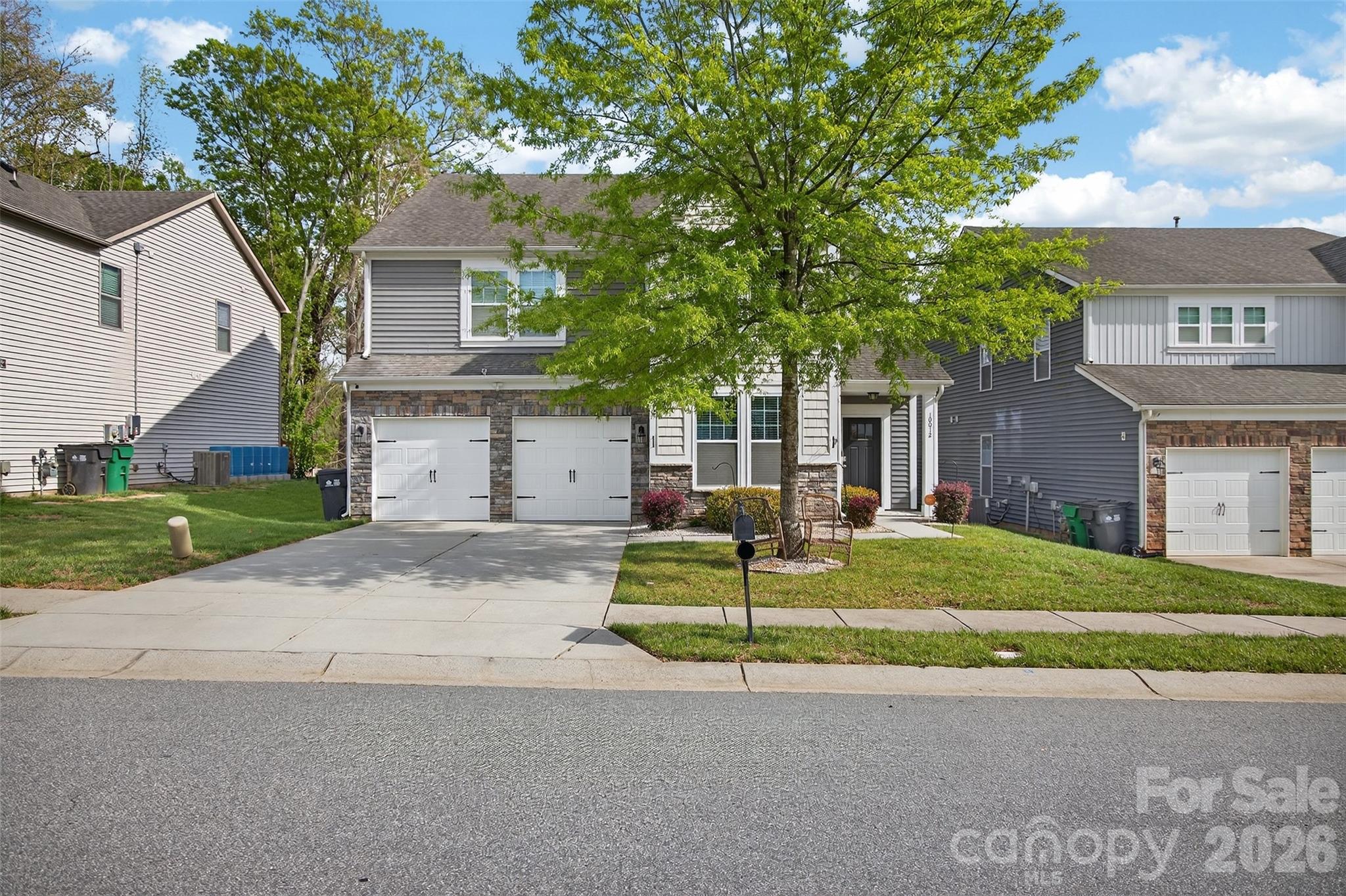 Home for sale at 10012 Michael Crossing Drive, Charlotte, NC — photo 1 of 35
