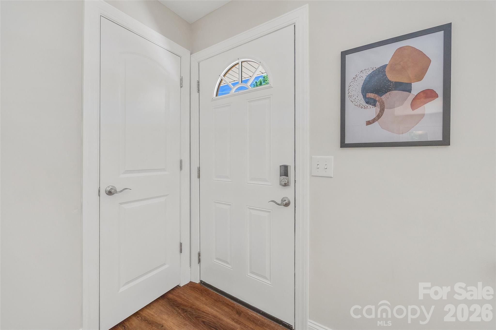 Photo 3 of 2111 Shalimar Drive, Charlotte, NC
