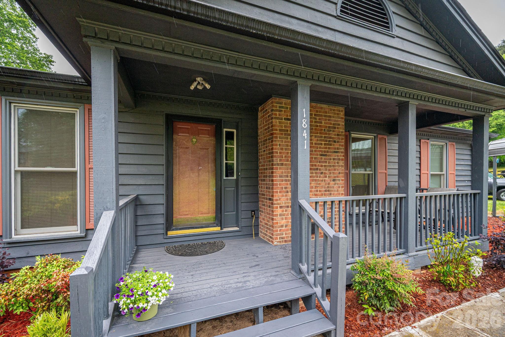 Photo 4 of 1841 Oak Hollow Road, Gastonia, NC