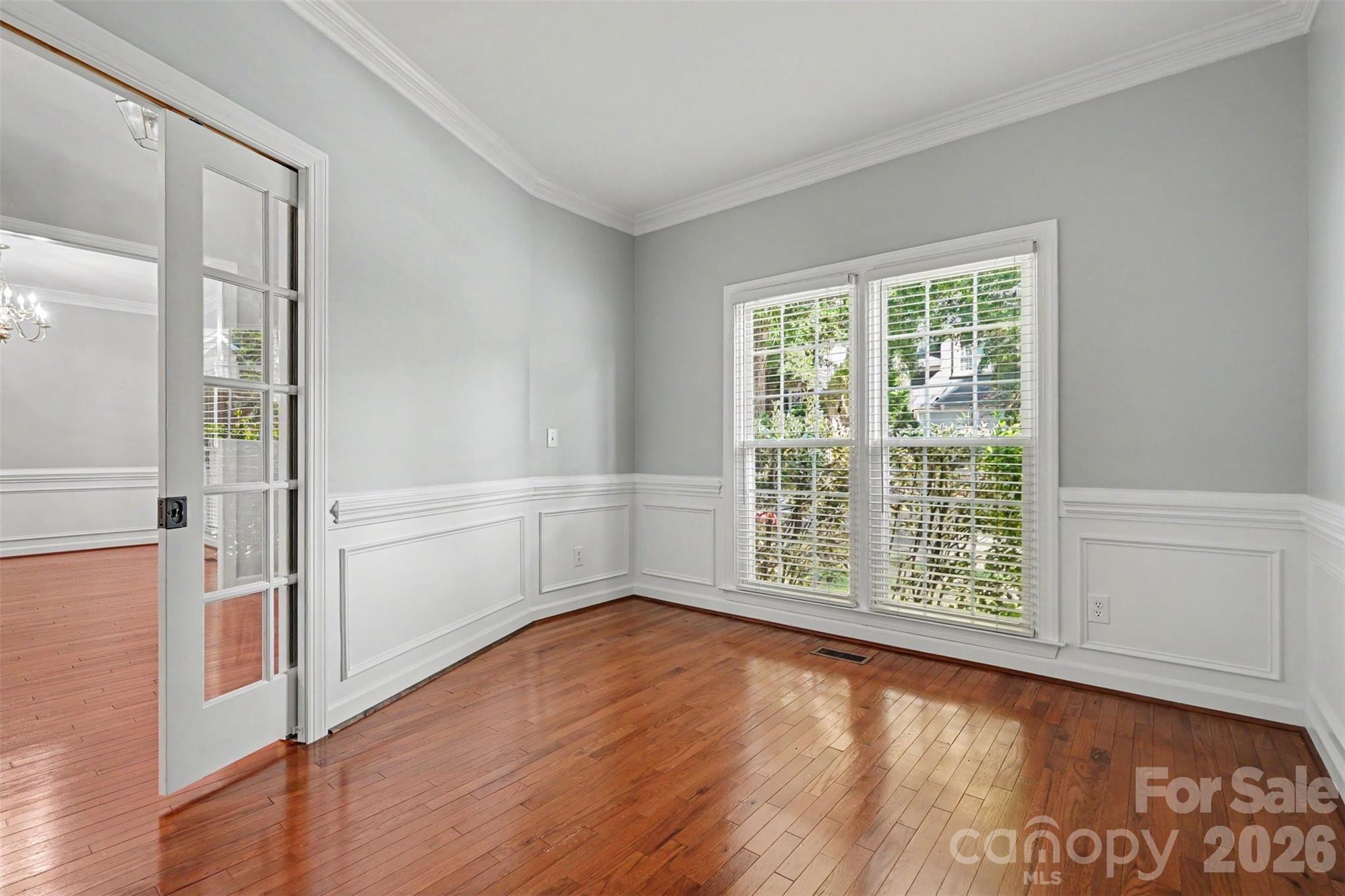 Home for sale at 5917 Nuthatch Court, Charlotte, NC — photo 5 of 46