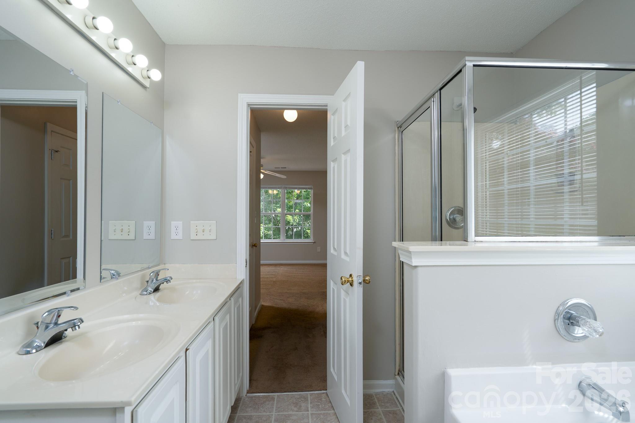 Photo 18 of 8016 Bronze Pike Drive, Charlotte, NC