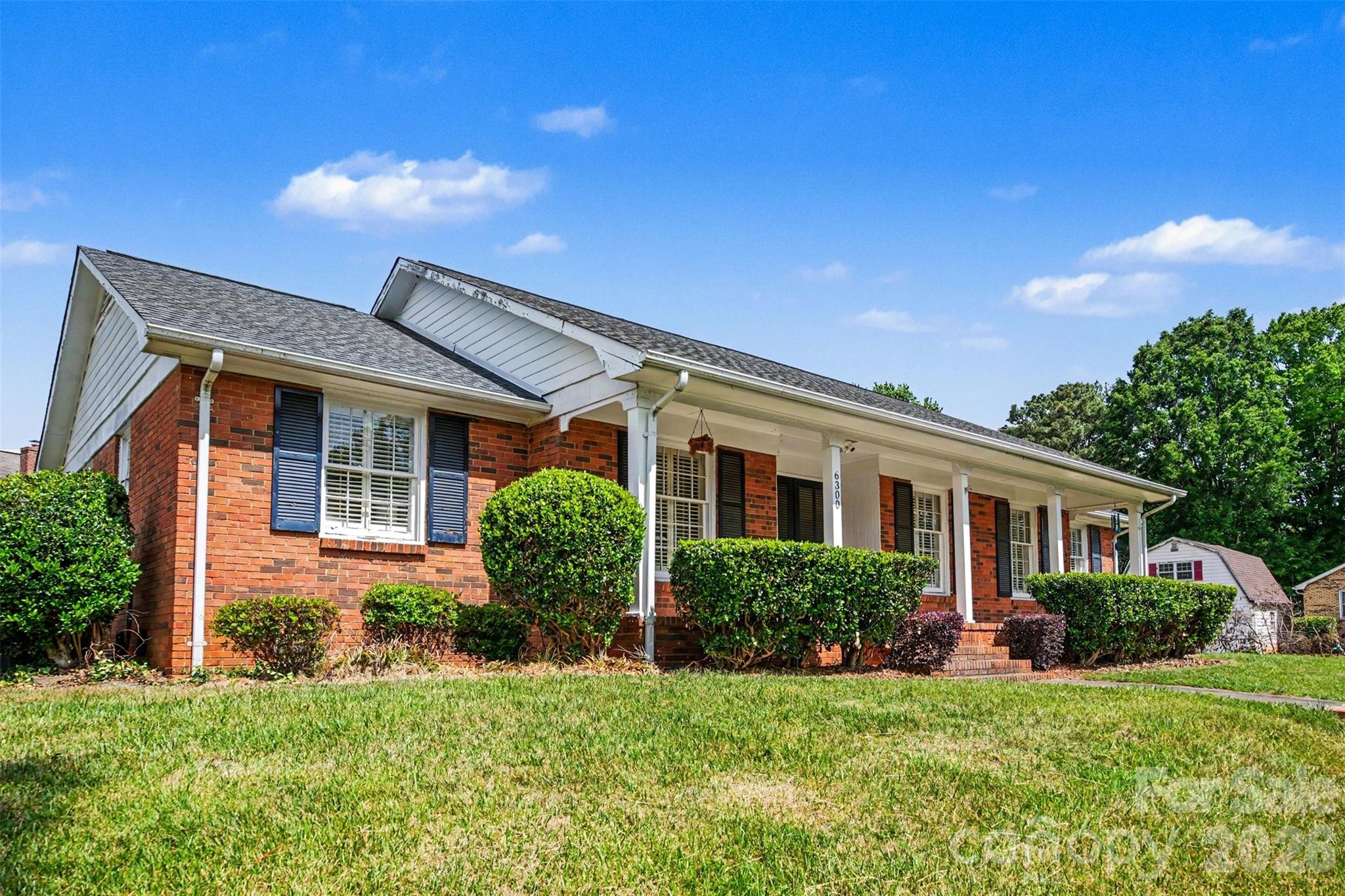 6300 Idlebrook Drive, Charlotte, NC - photo 3 of 27