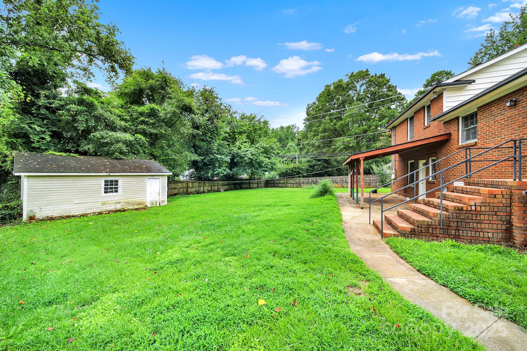 Photo 5 of 5300 Grafton Drive, Charlotte, NC