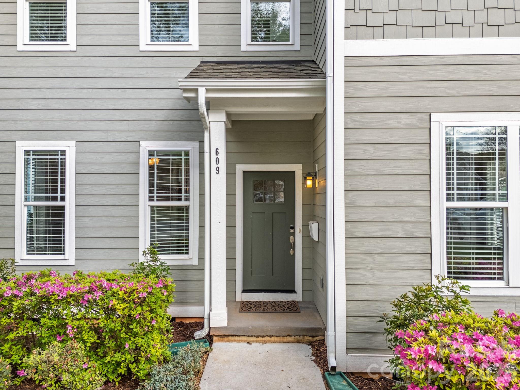 609 Welker Street, Charlotte, NC - photo 4 of 49