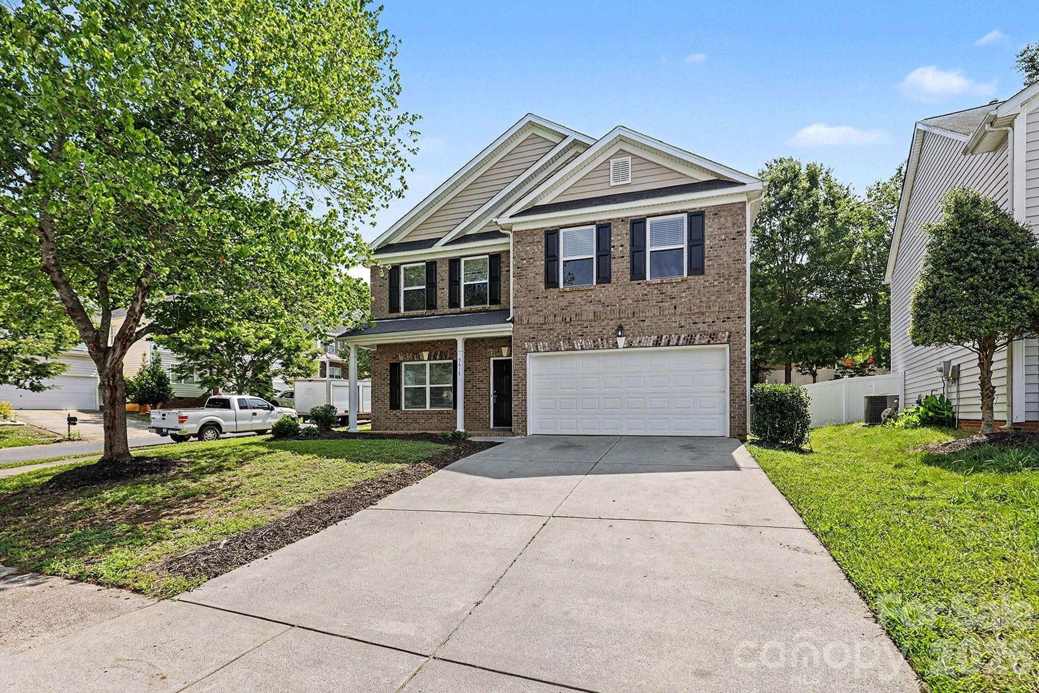 Photo 2 of 5618 Stowe Derby Drive, Charlotte, NC