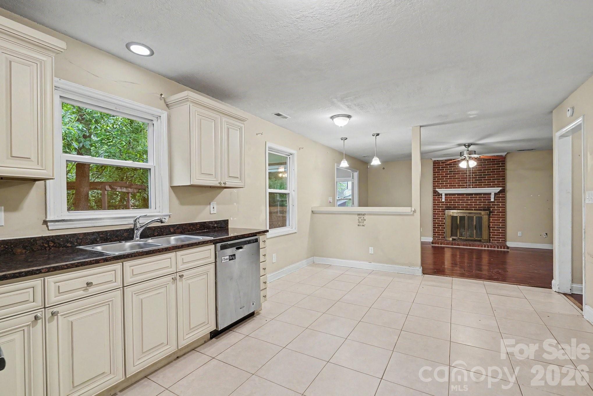 Photo 7 of 7111 Amarillo Drive, Charlotte, NC