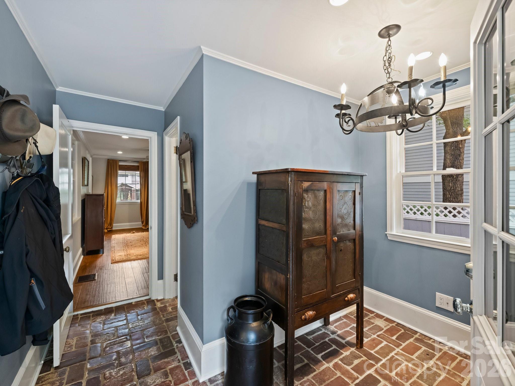 Photo 13 of 2126 Cumberland Avenue, Charlotte, NC