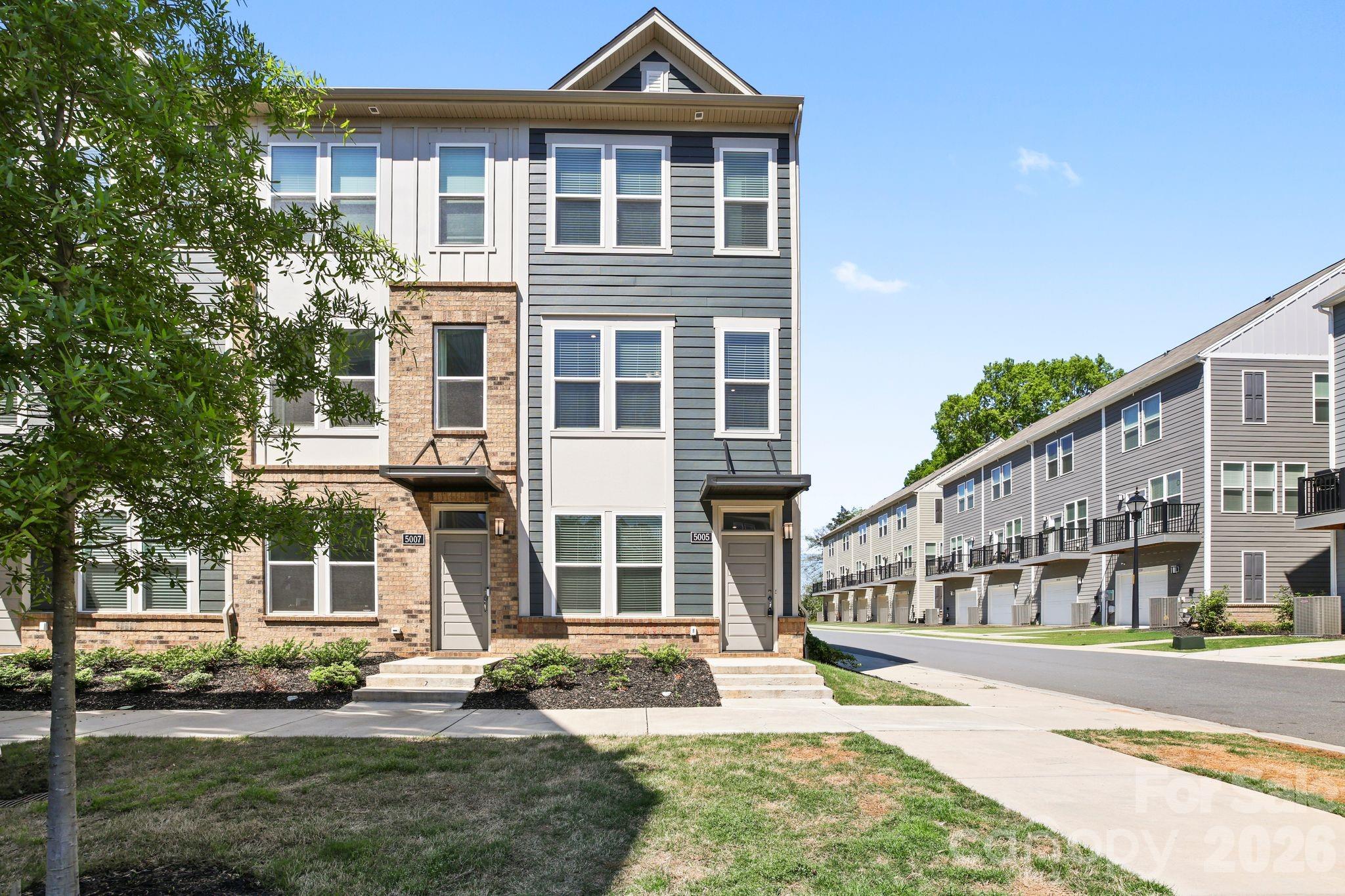 Home for sale at 5005 Sovereignty Court, Charlotte, NC — photo 1 of 34