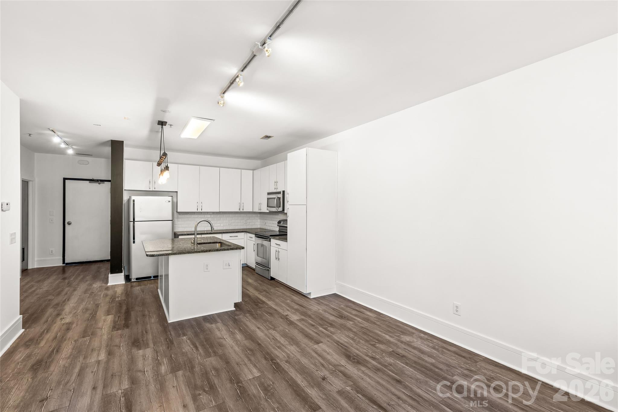 Photo 14 of 1600 Fulton Avenue305, Charlotte, NC