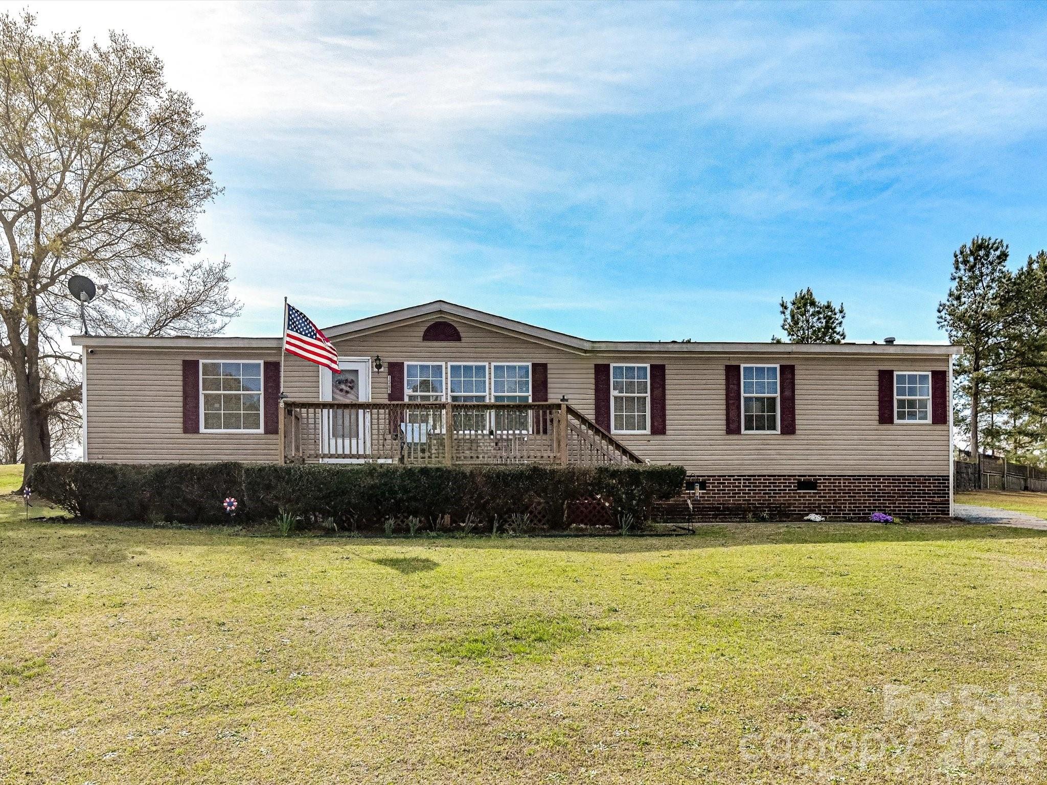 Photo 2 of 1565 Foxbrook Circle, Lancaster, SC