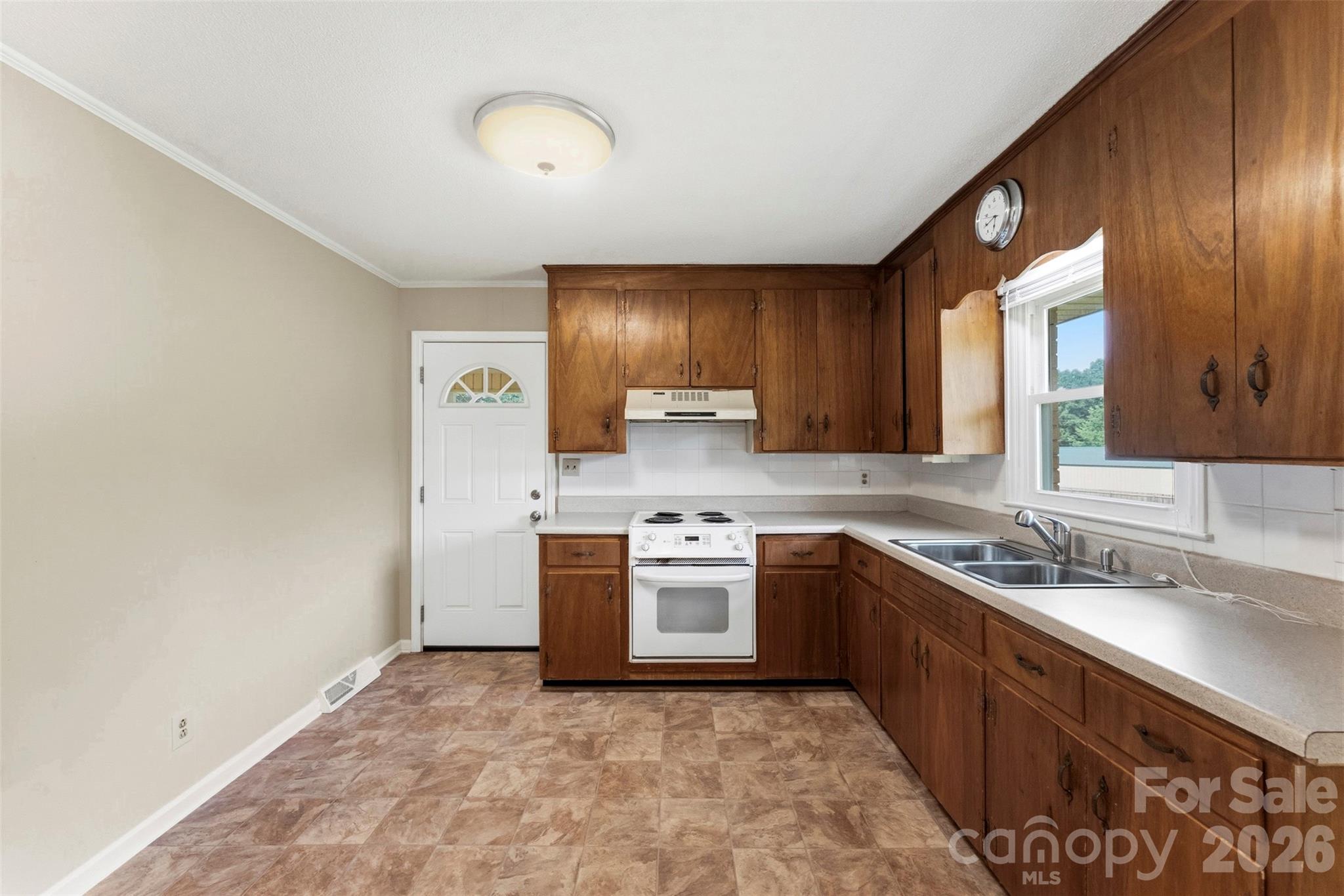 Home for sale at 609 Temple Street, Kings Mountain, NC — photo 11 of 41