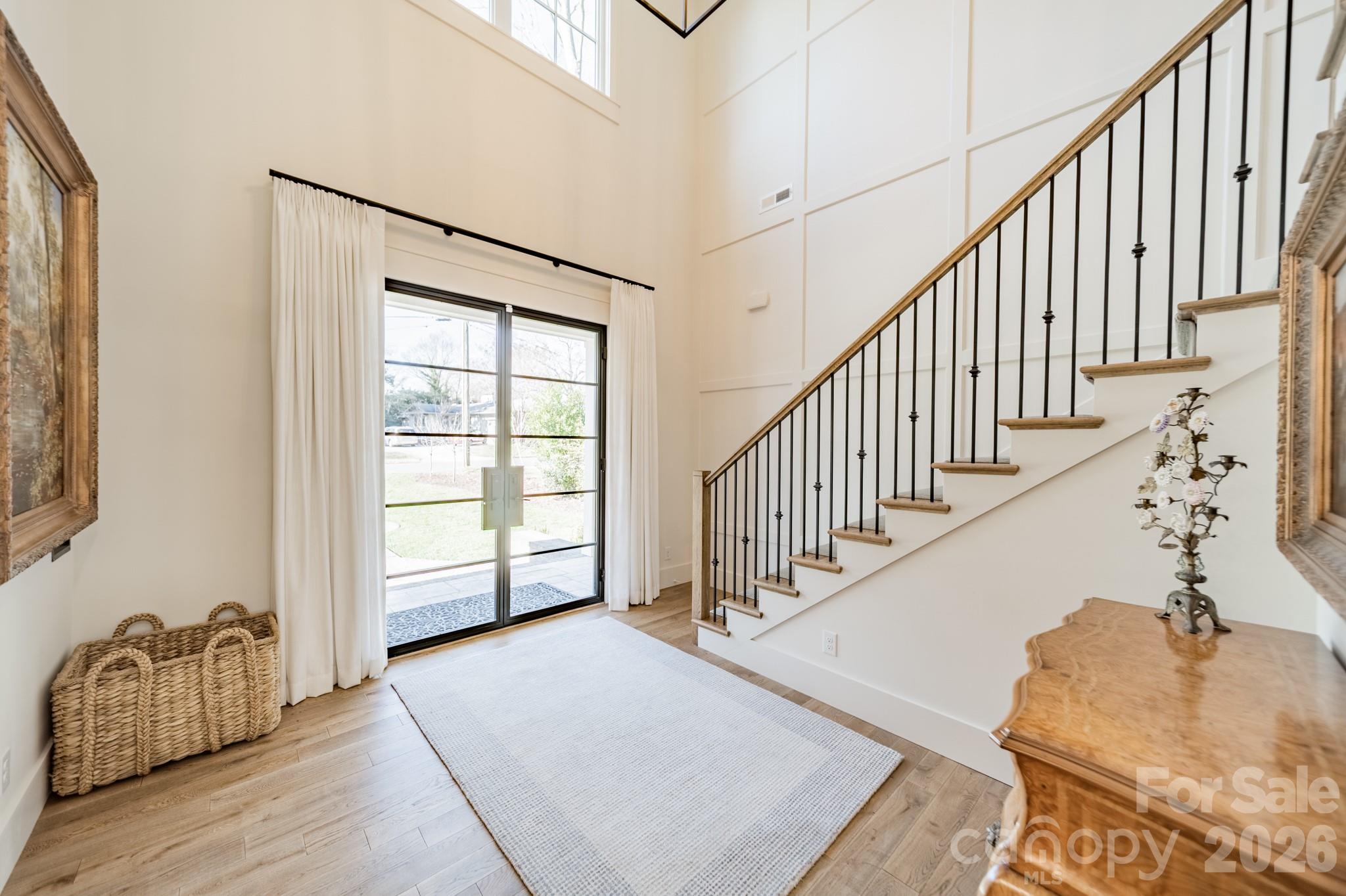 Photo 4 of 3319 Gresham Place, Charlotte, NC