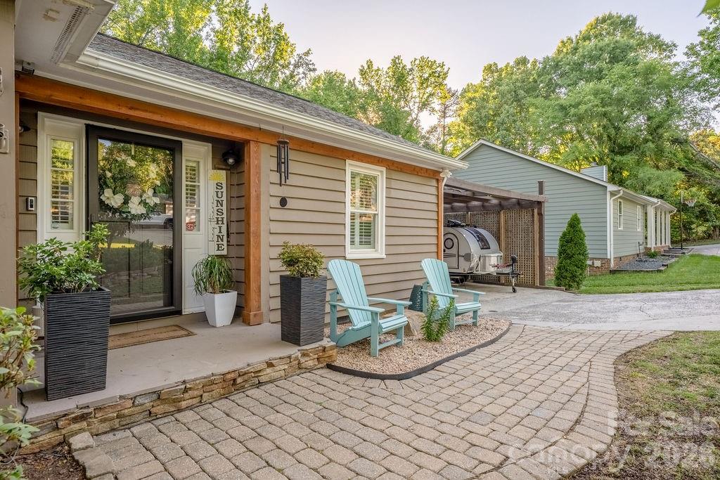 8038 Ritter Drive, Charlotte, NC - photo 6 of 49