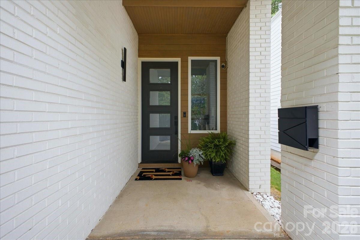 Photo 5 of 3116 Creighton Drive, Charlotte, NC