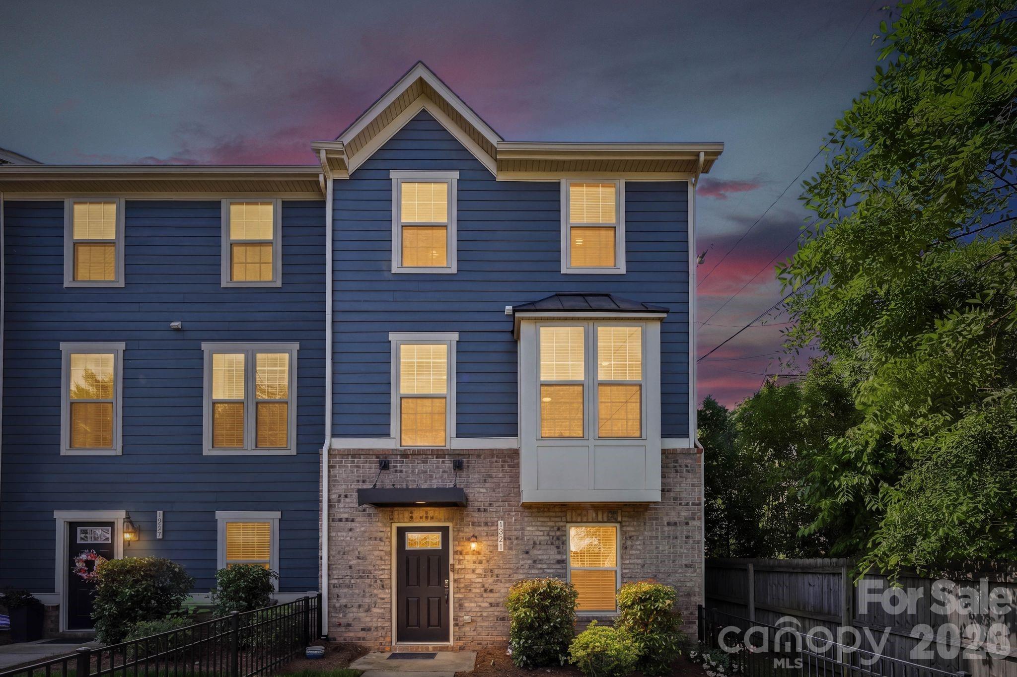 1221 Queen Lyon Court, Charlotte, NC - photo 1 of 46