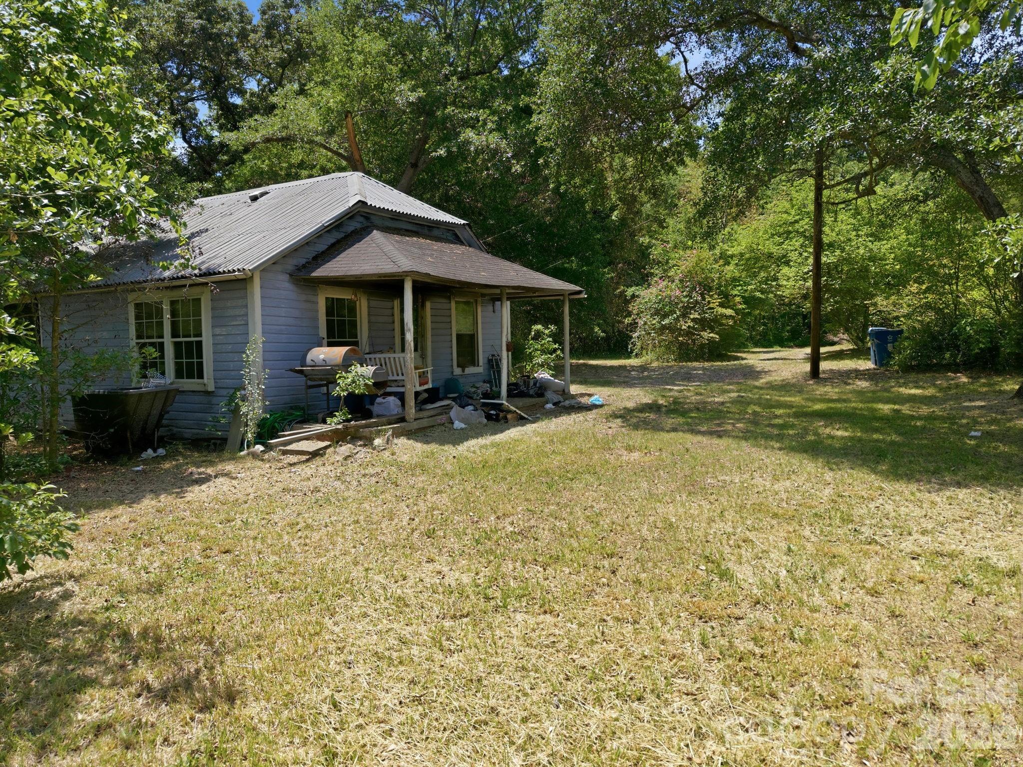 Exterior of 2544 Miami Church Road, Concord, NC