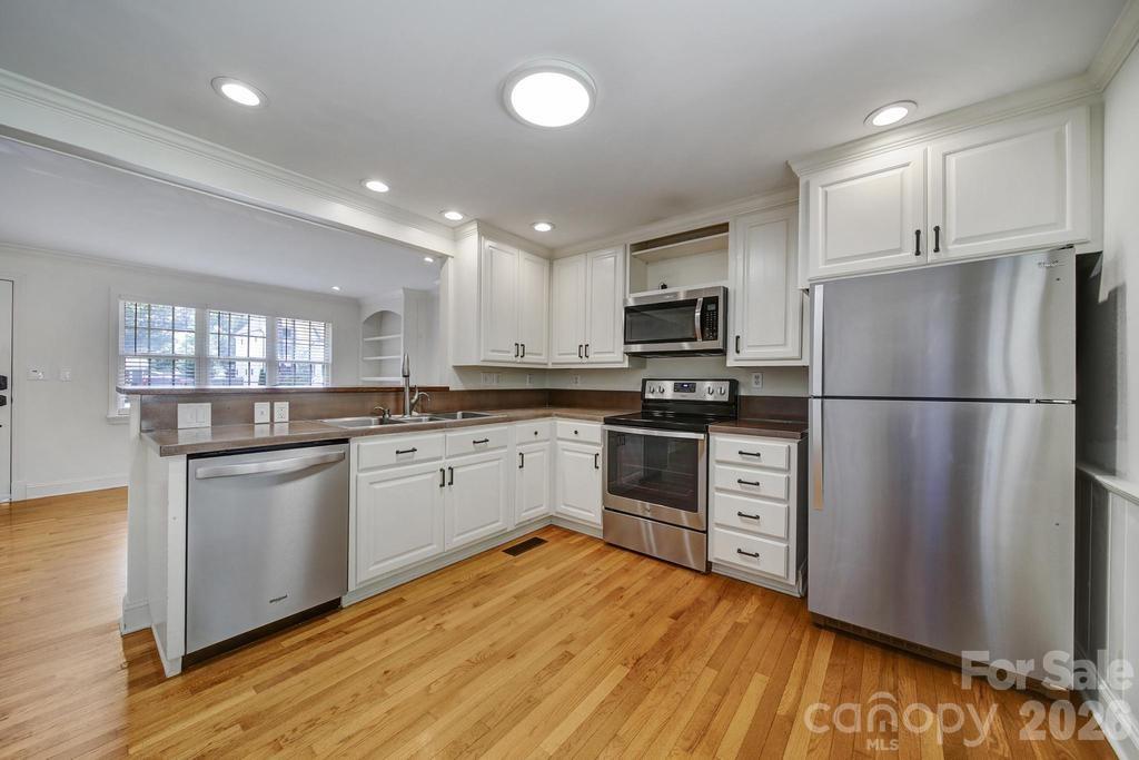 Photo 7 of 2715 Springway Drive, Charlotte, NC