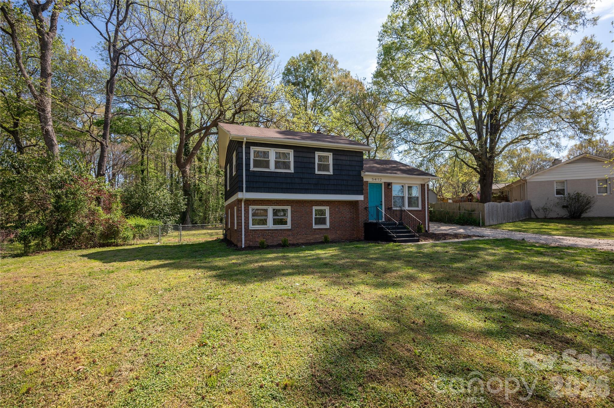 Photo 2 of 5412 Milhaven Lane, Charlotte, NC