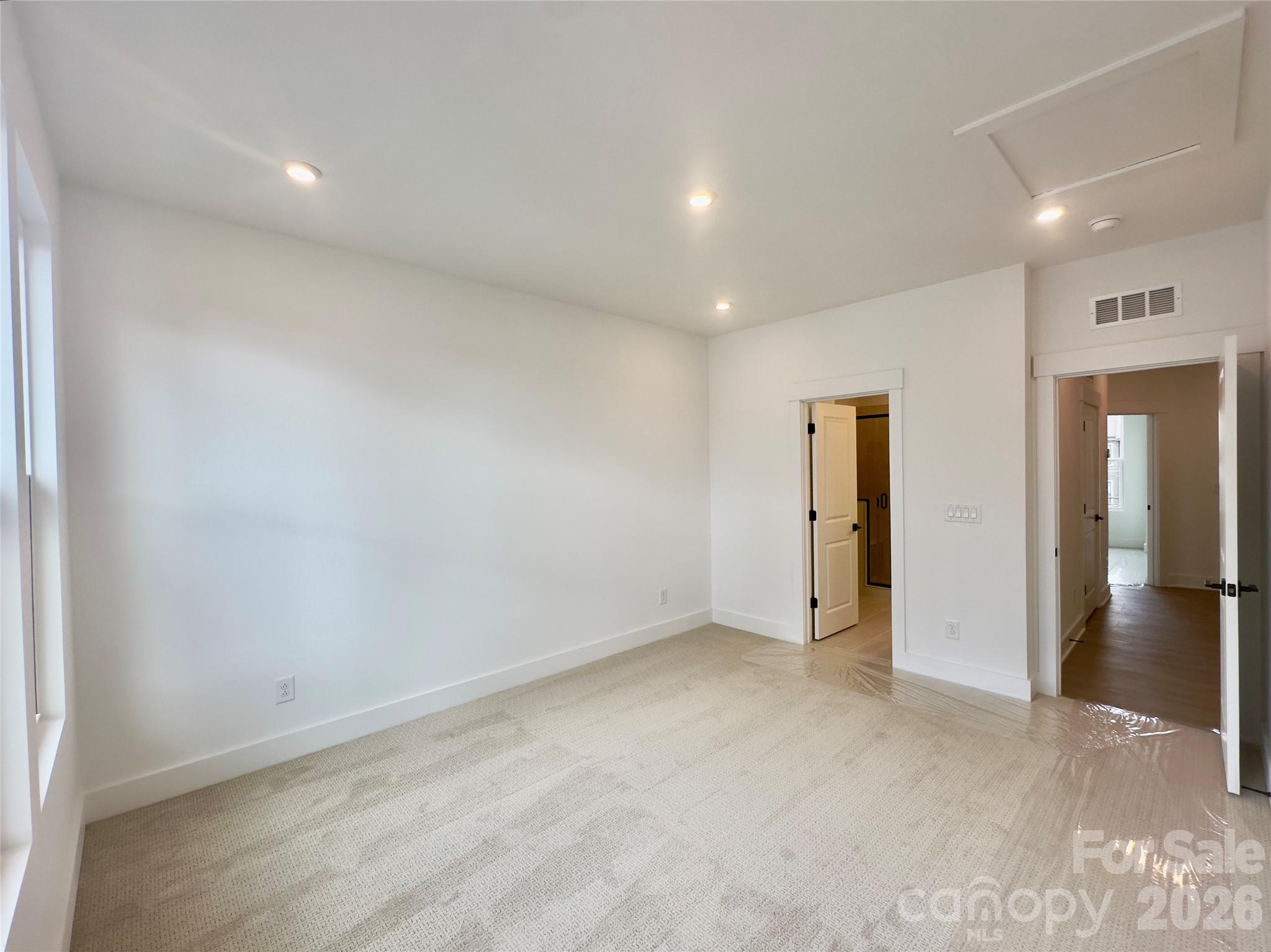 Photo 9 of 5009 Dutchess Drive, Charlotte, NC