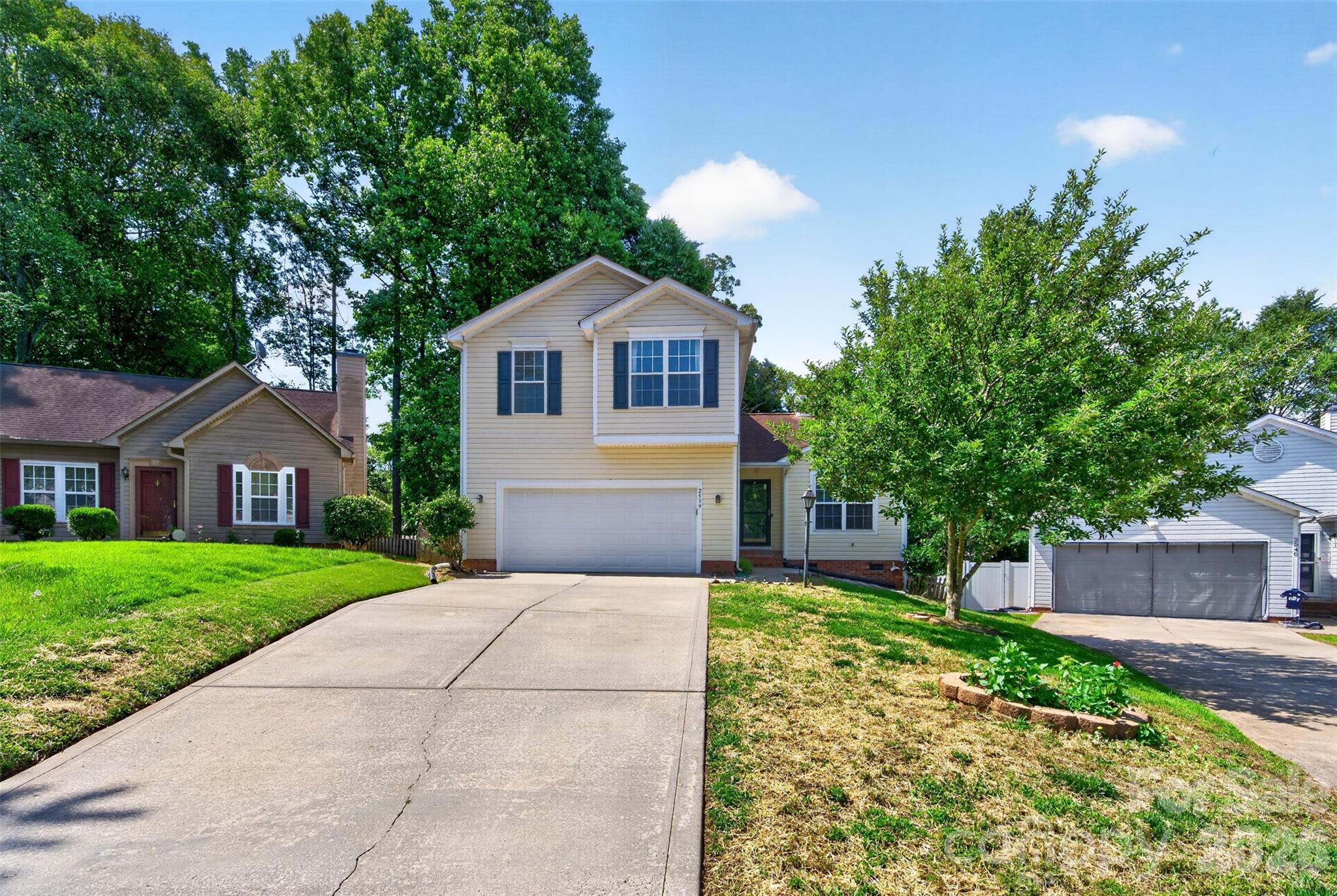 Photo 2 of 2539 Thornfield Road, Charlotte, NC