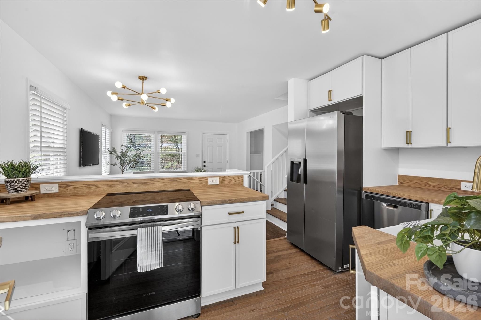 Photo 14 of 5412 Milhaven Lane, Charlotte, NC
