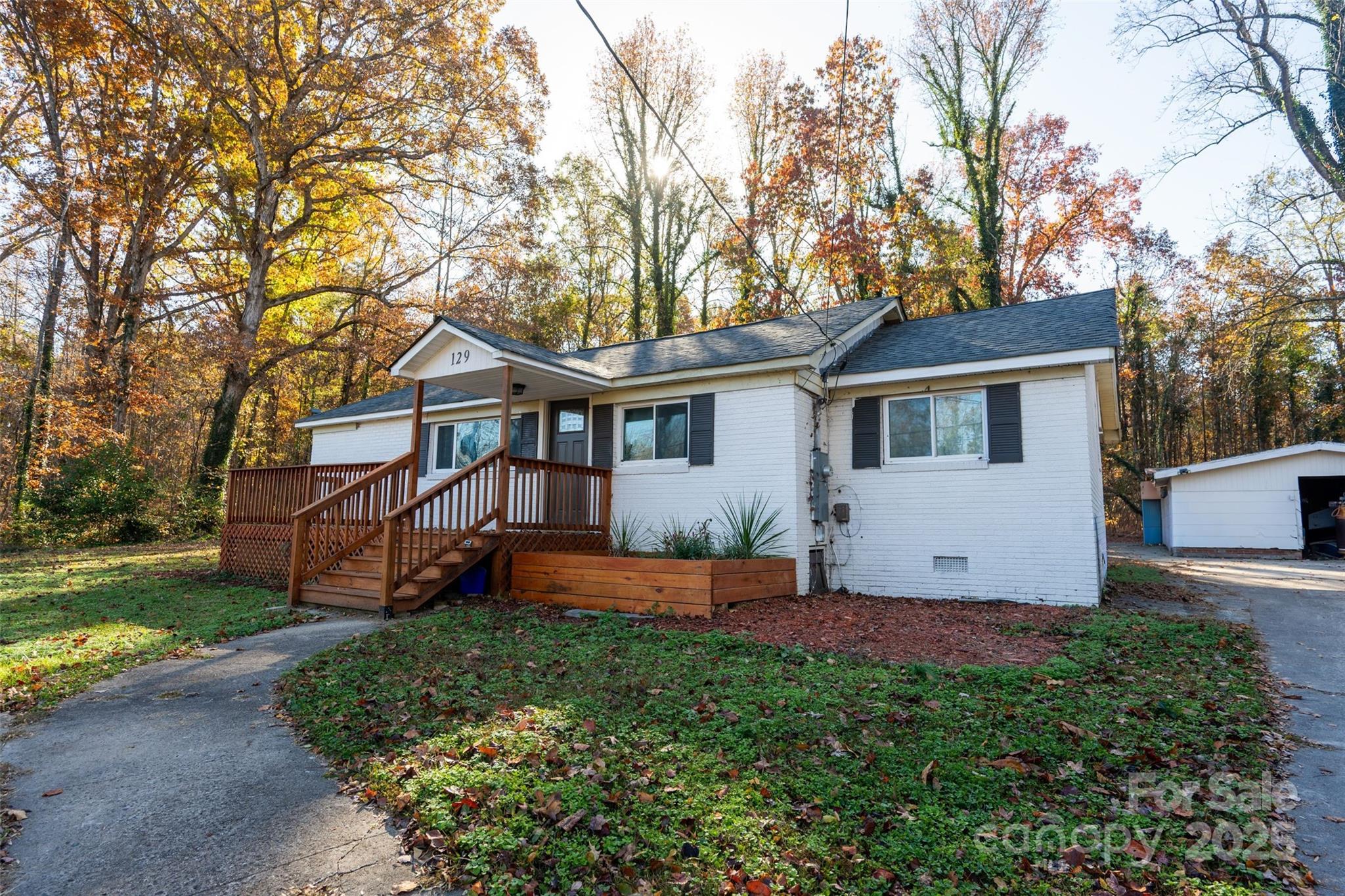 129 Lakeview Drive, Blacksburg, SC - photo 2 of 14
