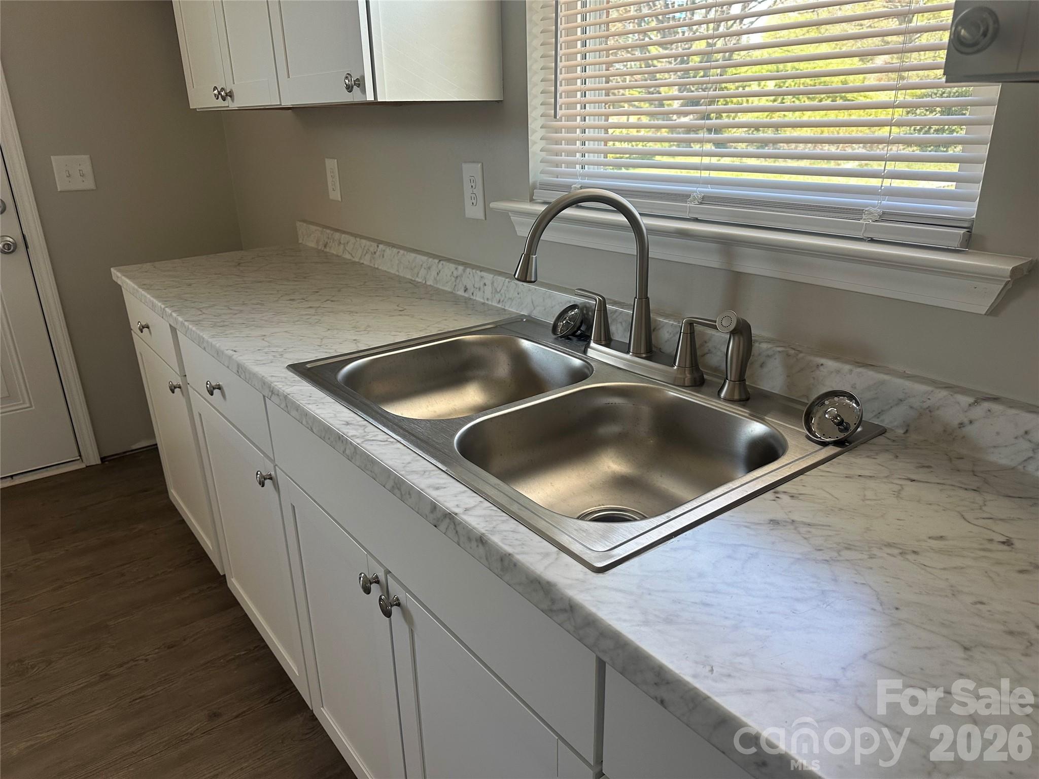 Photo 9 of 509 Skipwith Place, Charlotte, NC