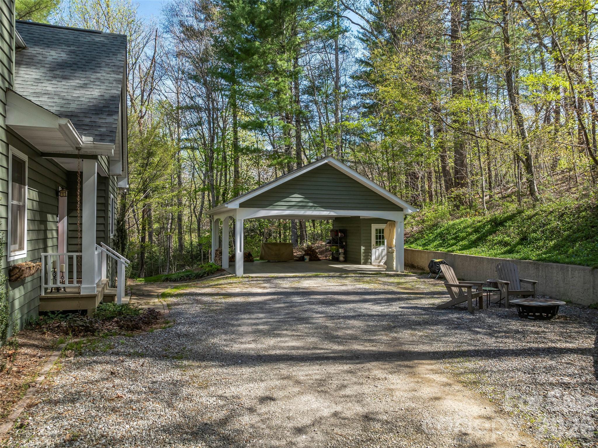 18 Thousand Oaks Boulevard, Fairview, NC - photo 5 of 45