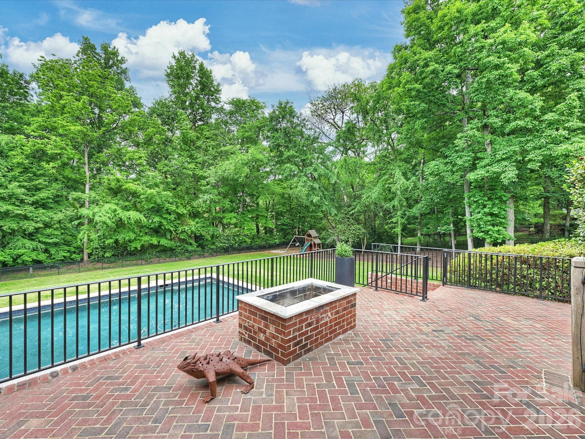 Photo 40 of 4017 Moorland Drive, Charlotte, NC