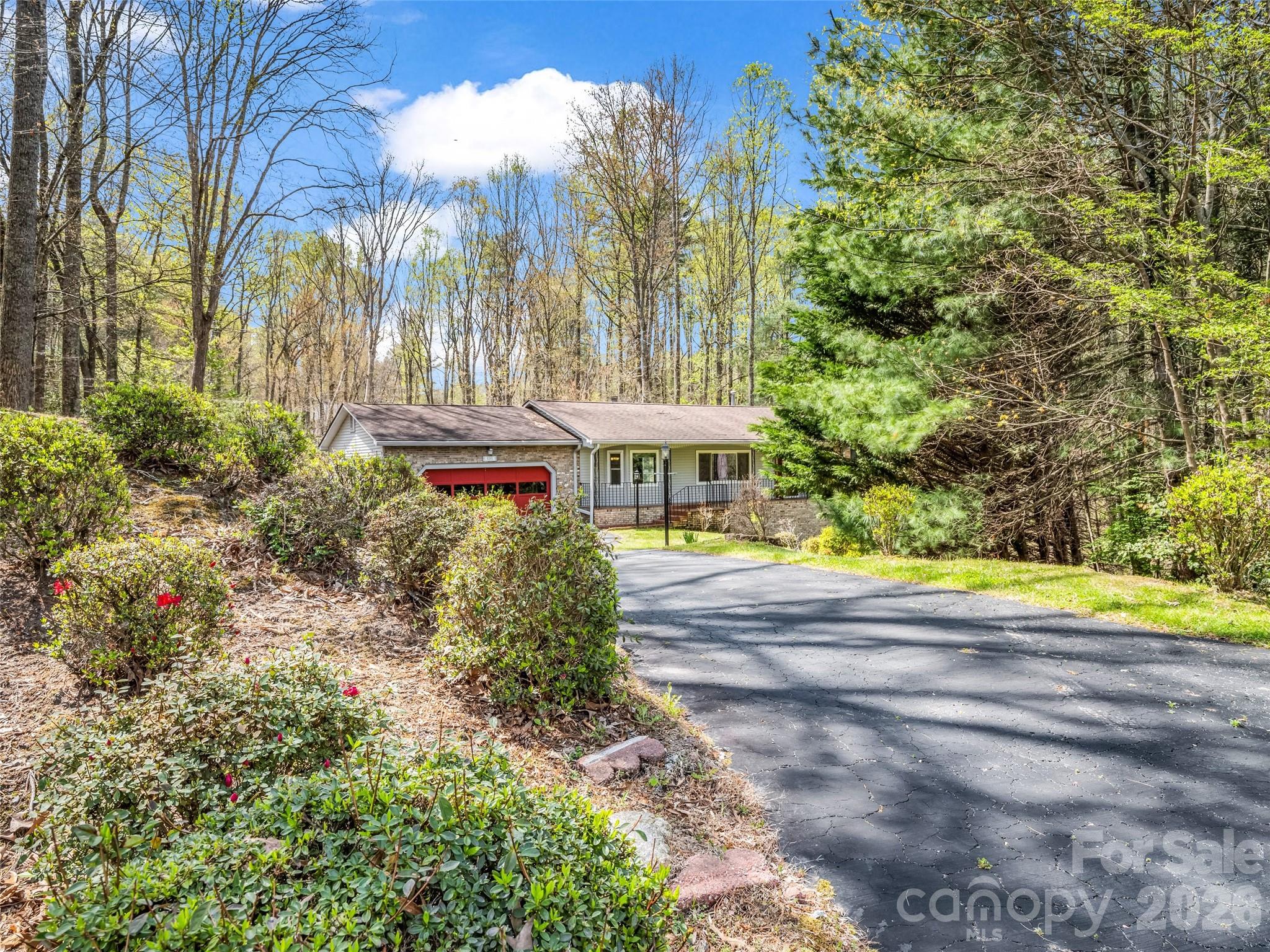 Photo 4 of 525 Maren Court, Hendersonville, NC