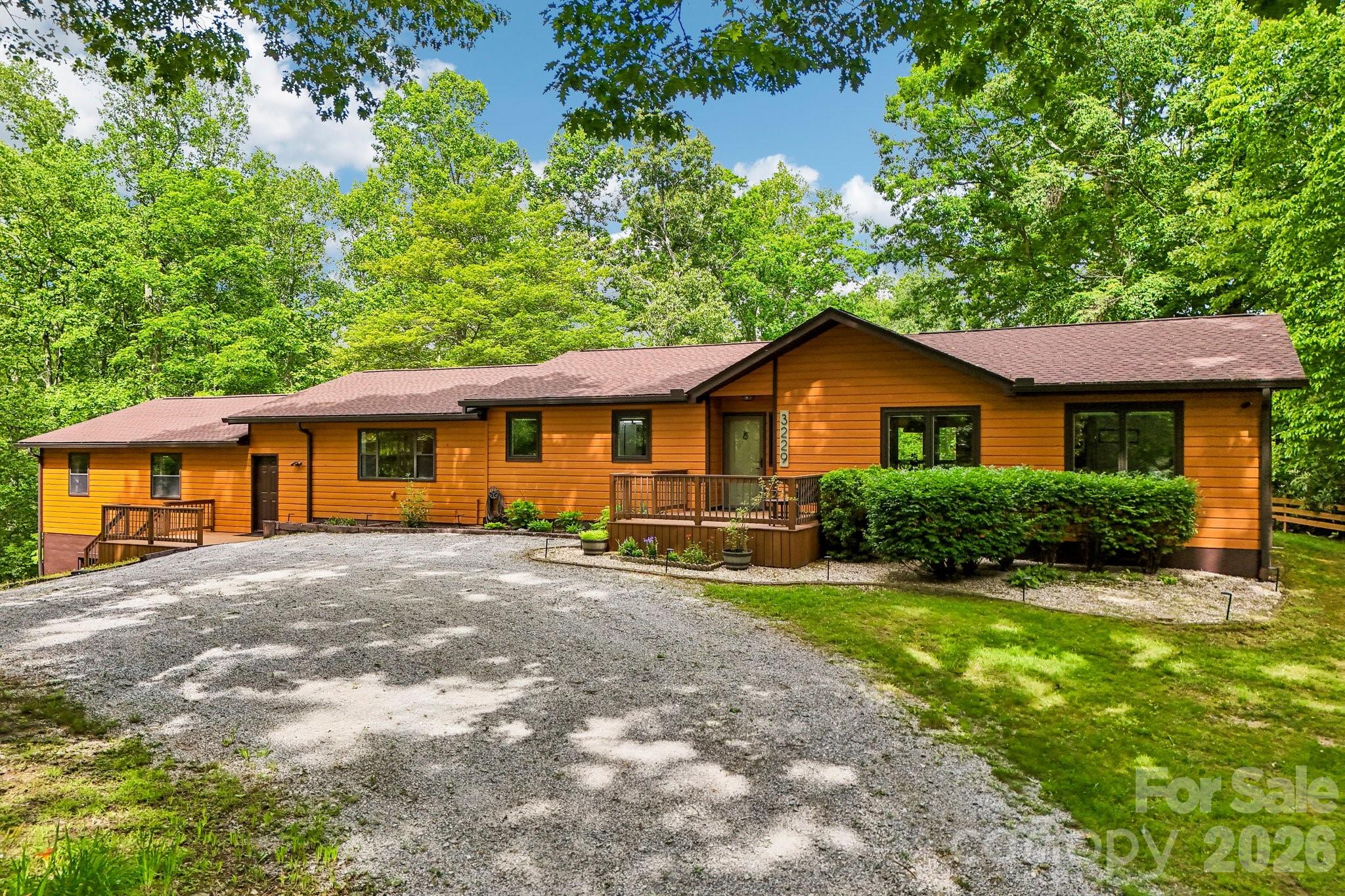 3229 N Bearwallow Road, Hendersonville, NC