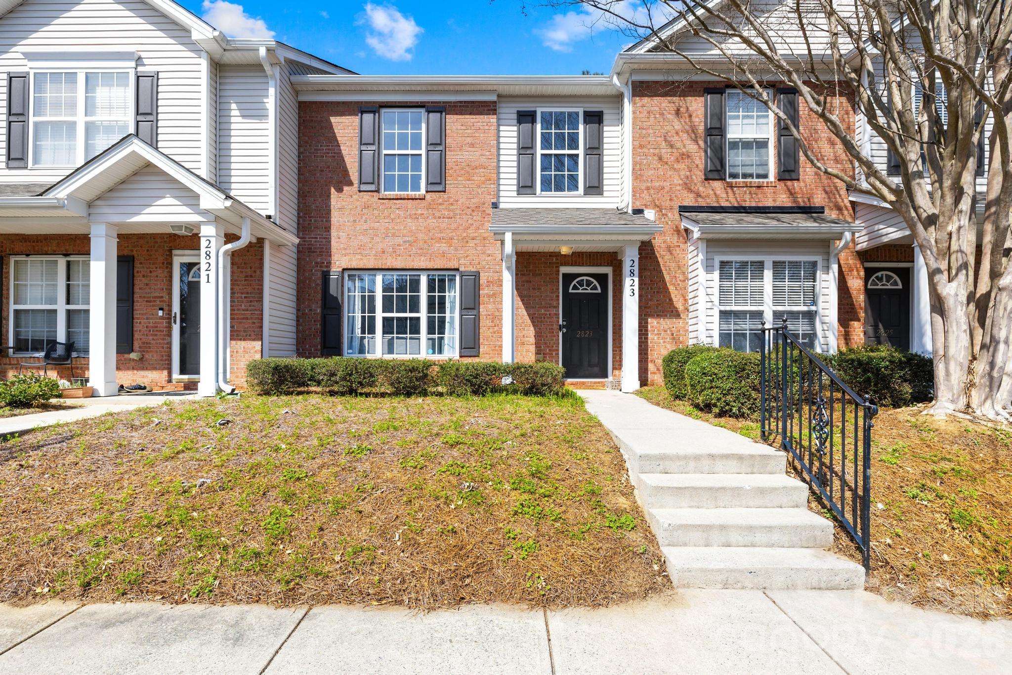Home for sale at 2823 Summergrove Court, Matthews, NC — photo 1 of 24
