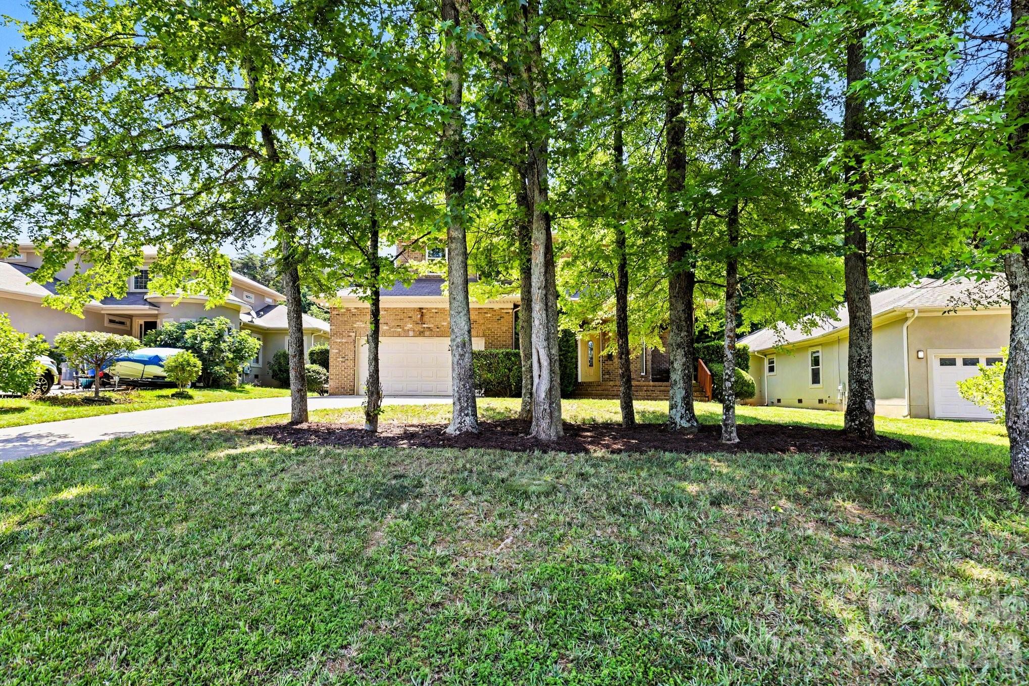 Photo 3 of 10130 Fairlea Drive, Charlotte, NC