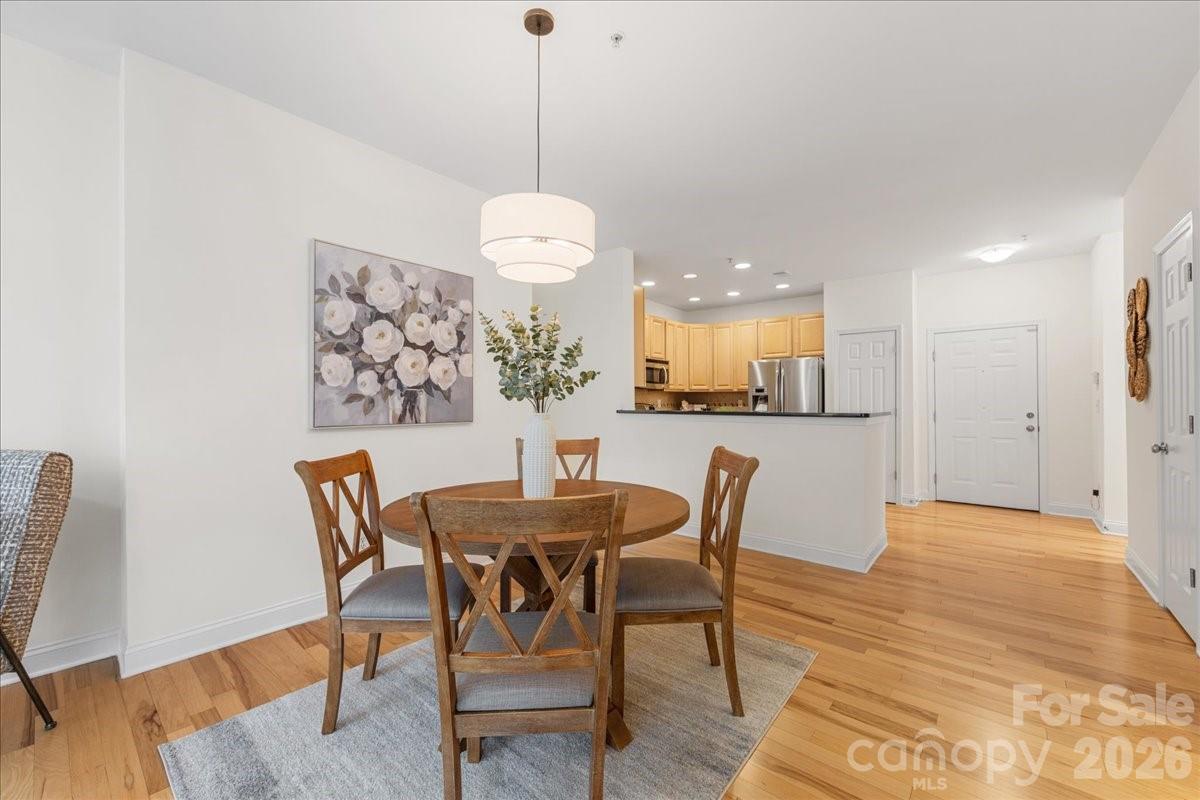 Photo 6 of 1000 E Woodlawn Road118, Charlotte, NC
