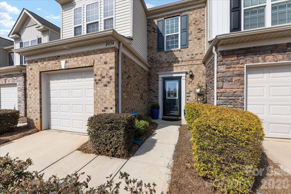 Photo 3 of 2434 Royal York Avenue, Charlotte, NC