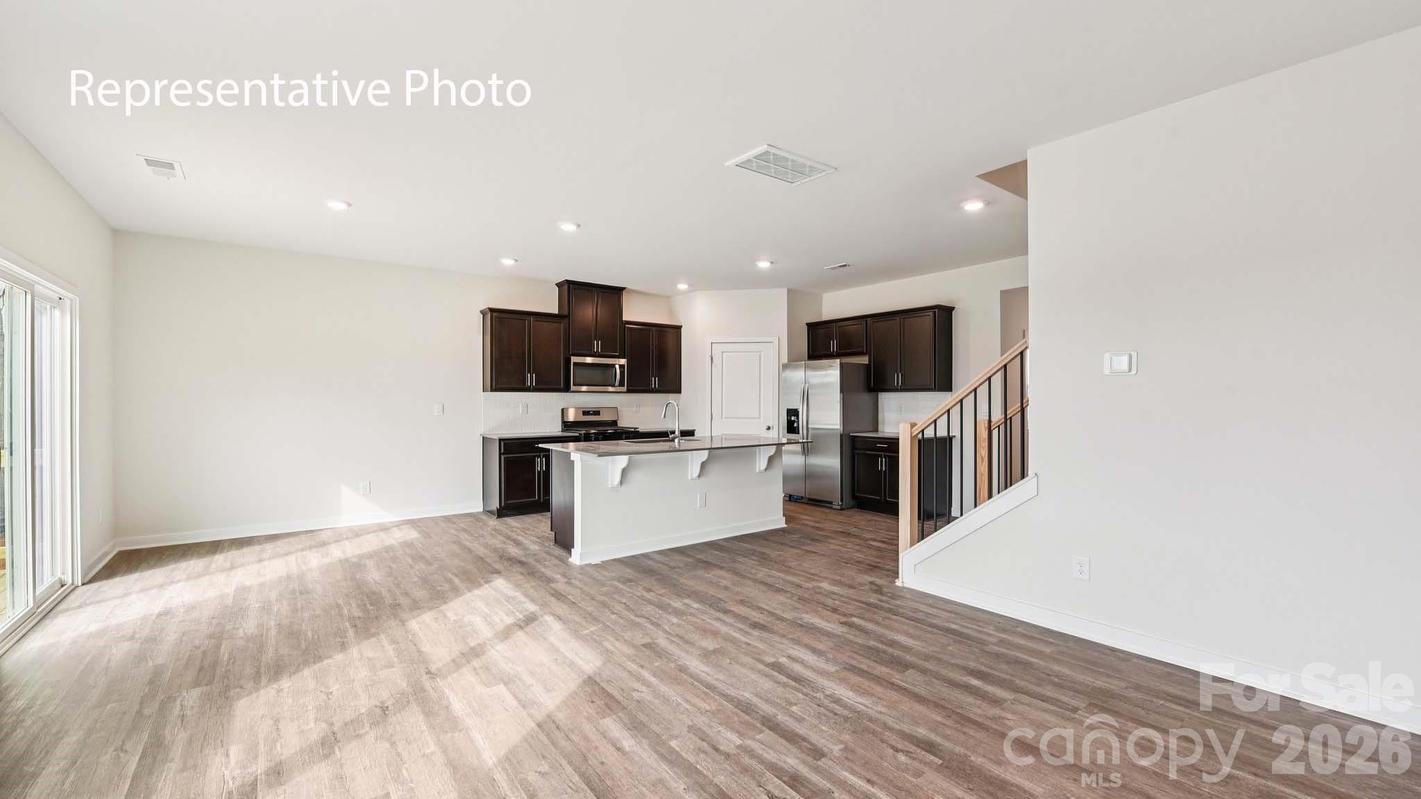Photo 4 of 5616 Pamplona Way, Charlotte, NC